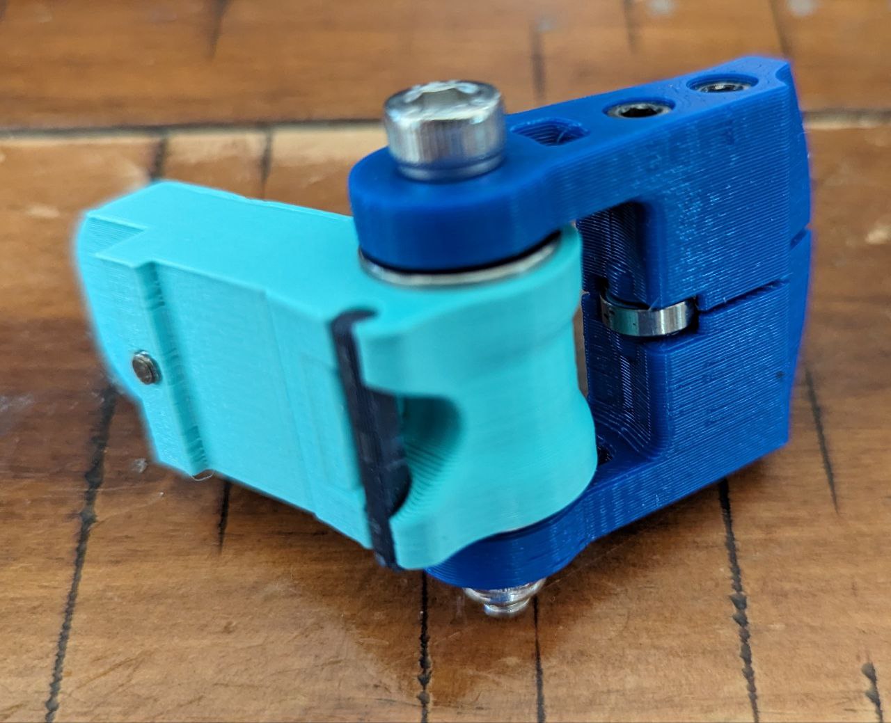 6mm thick door or panel latch, face or side mount by ToyBear | Download ...