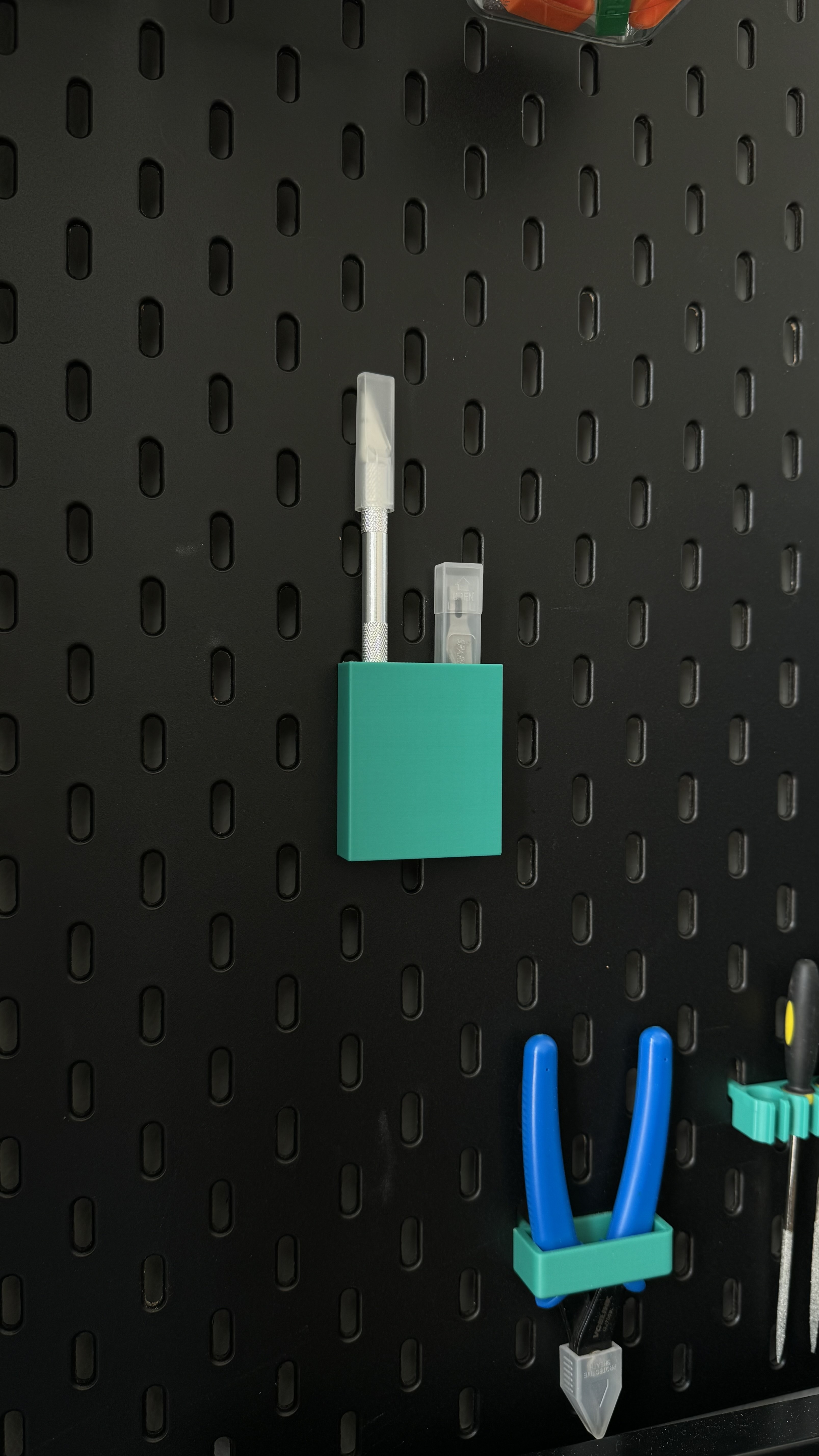 Skadis Scalpel Holder von Olke 3D | Kostenloses STL-Modell ...
