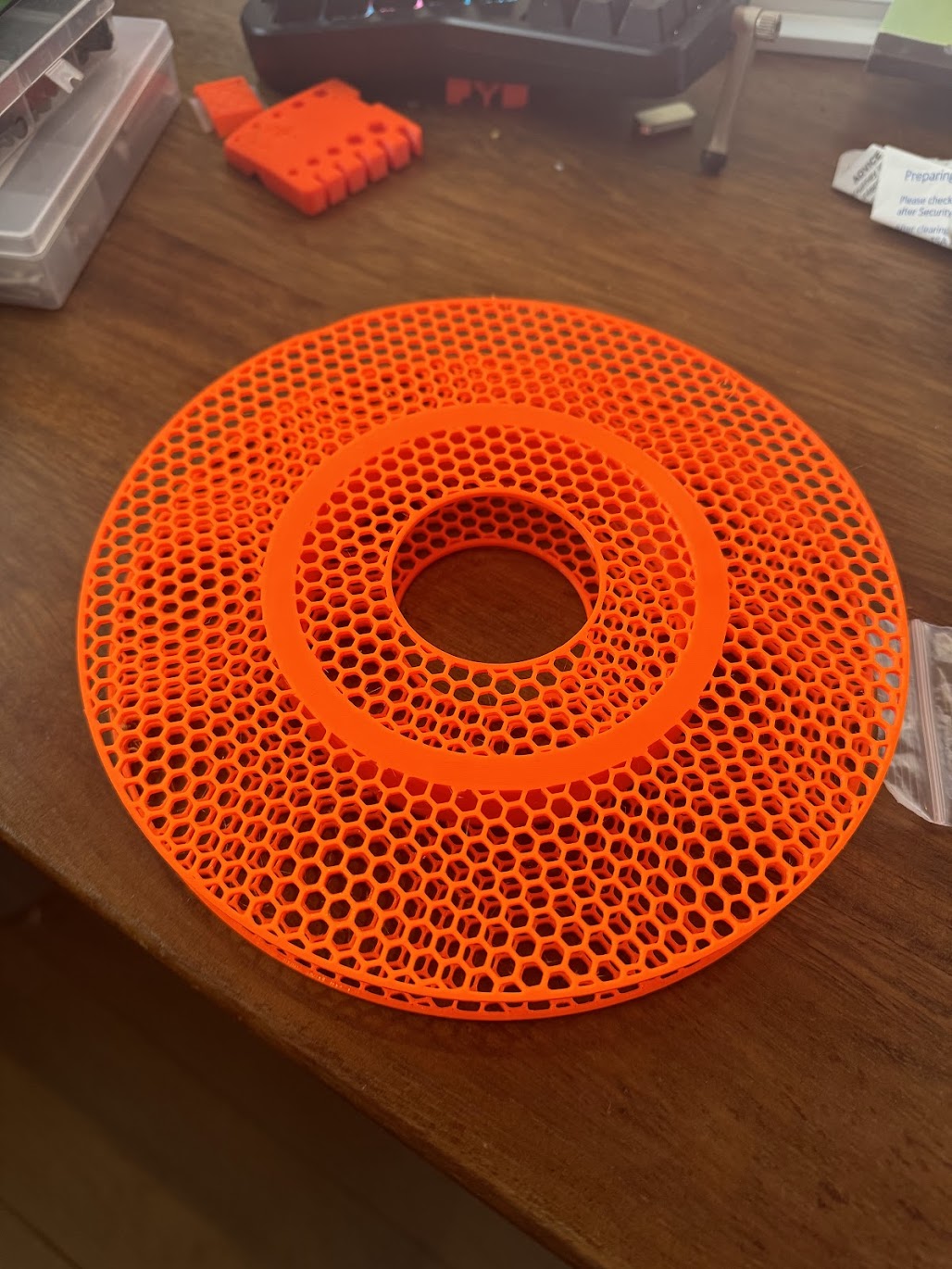 Parametric spool (hex pattern) by NoeG | Download free STL model ...