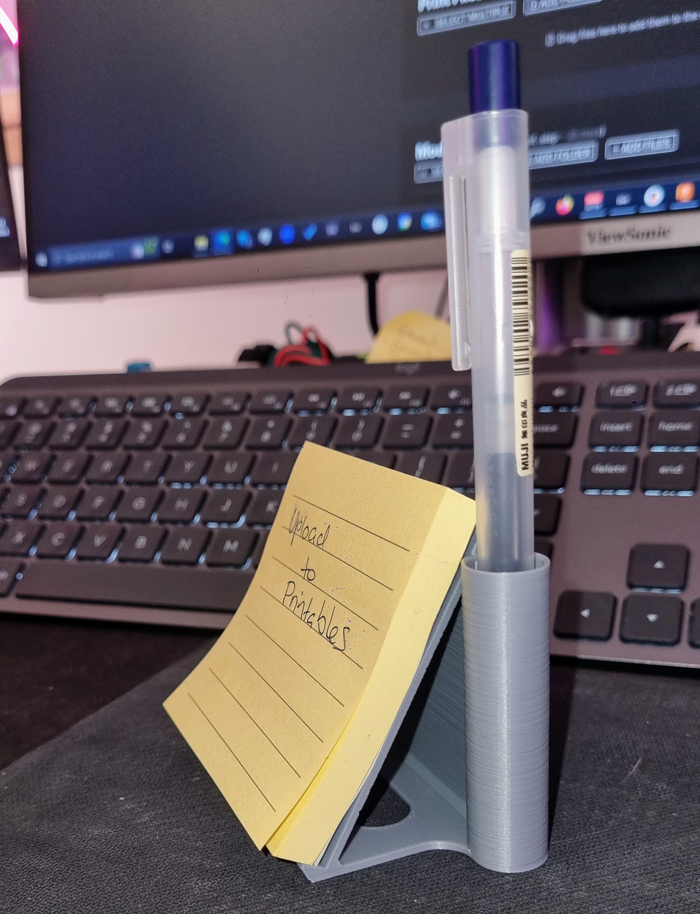 Sticky Notes and Pen Holder Stand by slimpickens | Download free STL ...
