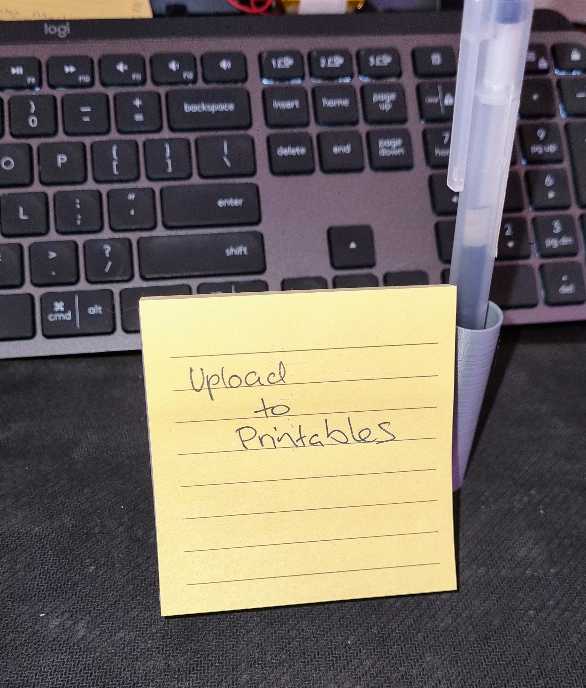 Sticky Notes and Pen Holder Stand by slimpickens | Download free STL ...