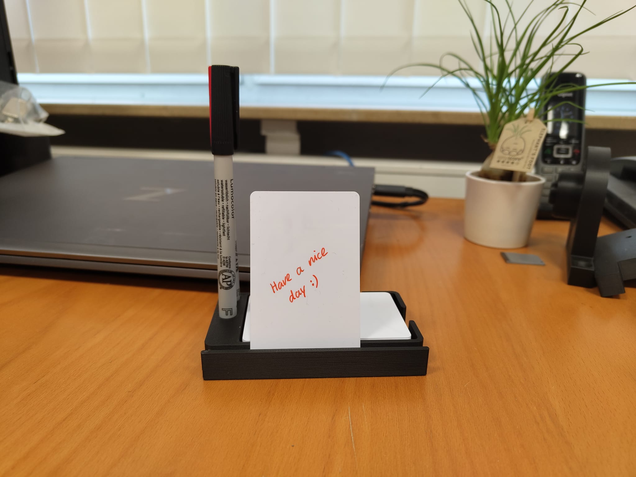 Reusable Sticky Note Holder by Jannis | Download free STL model ...