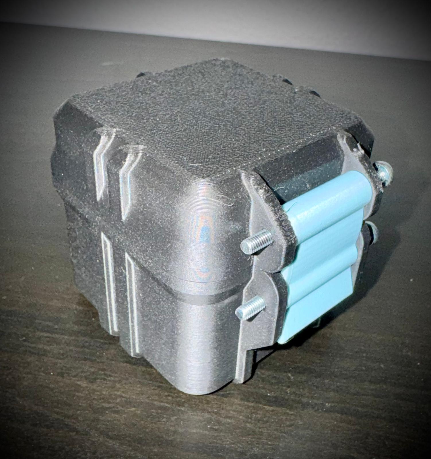 Rugged box by Whity for Nintendo Switch game cards by Constantin Manea ...