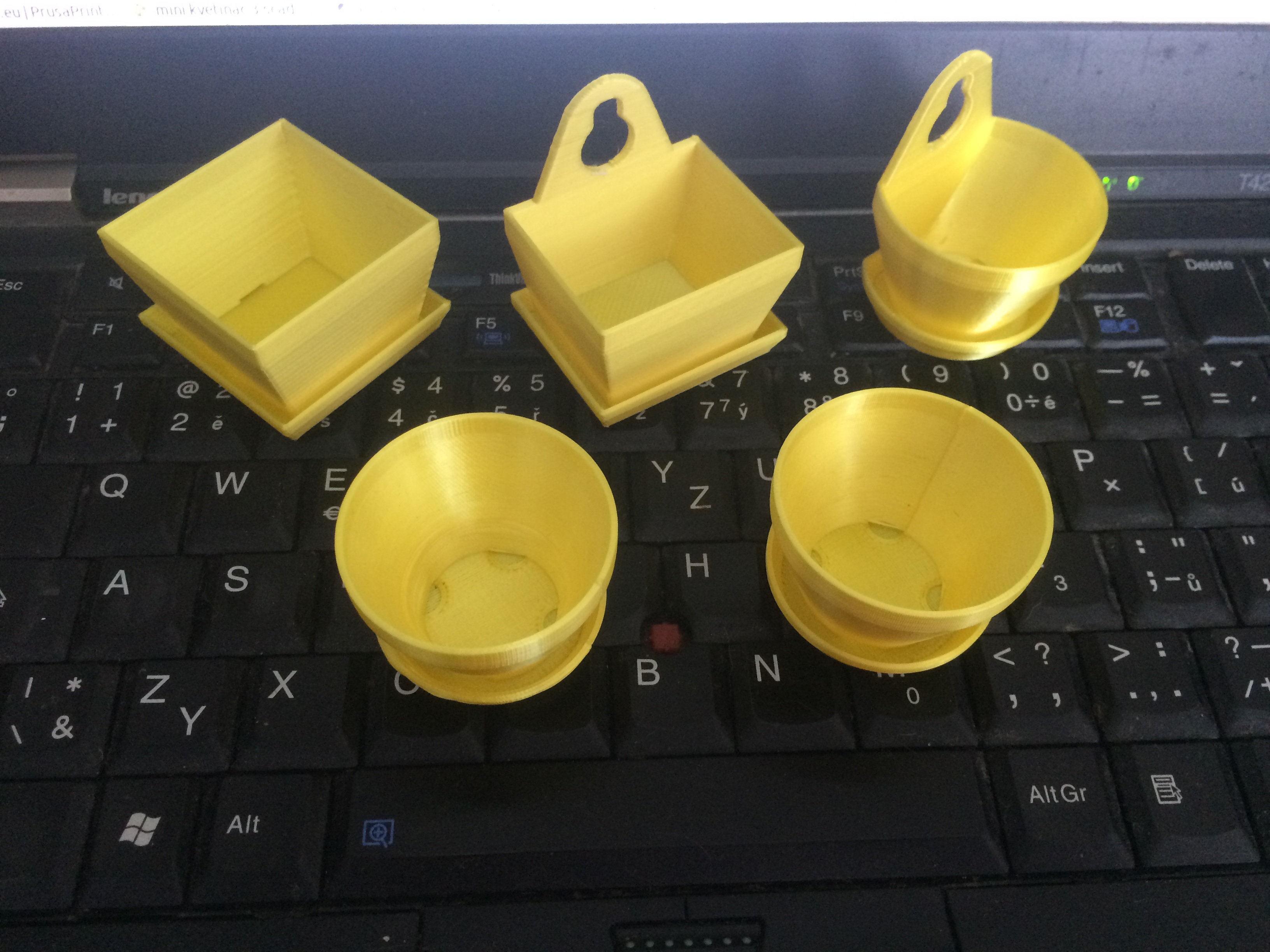 Small flower pots by SHR3D.eu | Download free STL model | Printables.com