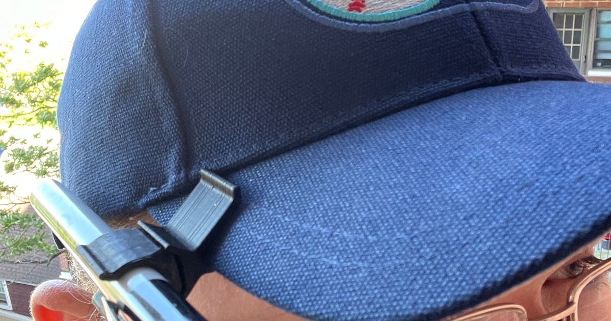 Magnetic hat clip for Clicking sharpie by Kuro Man Kuro | Download free ...