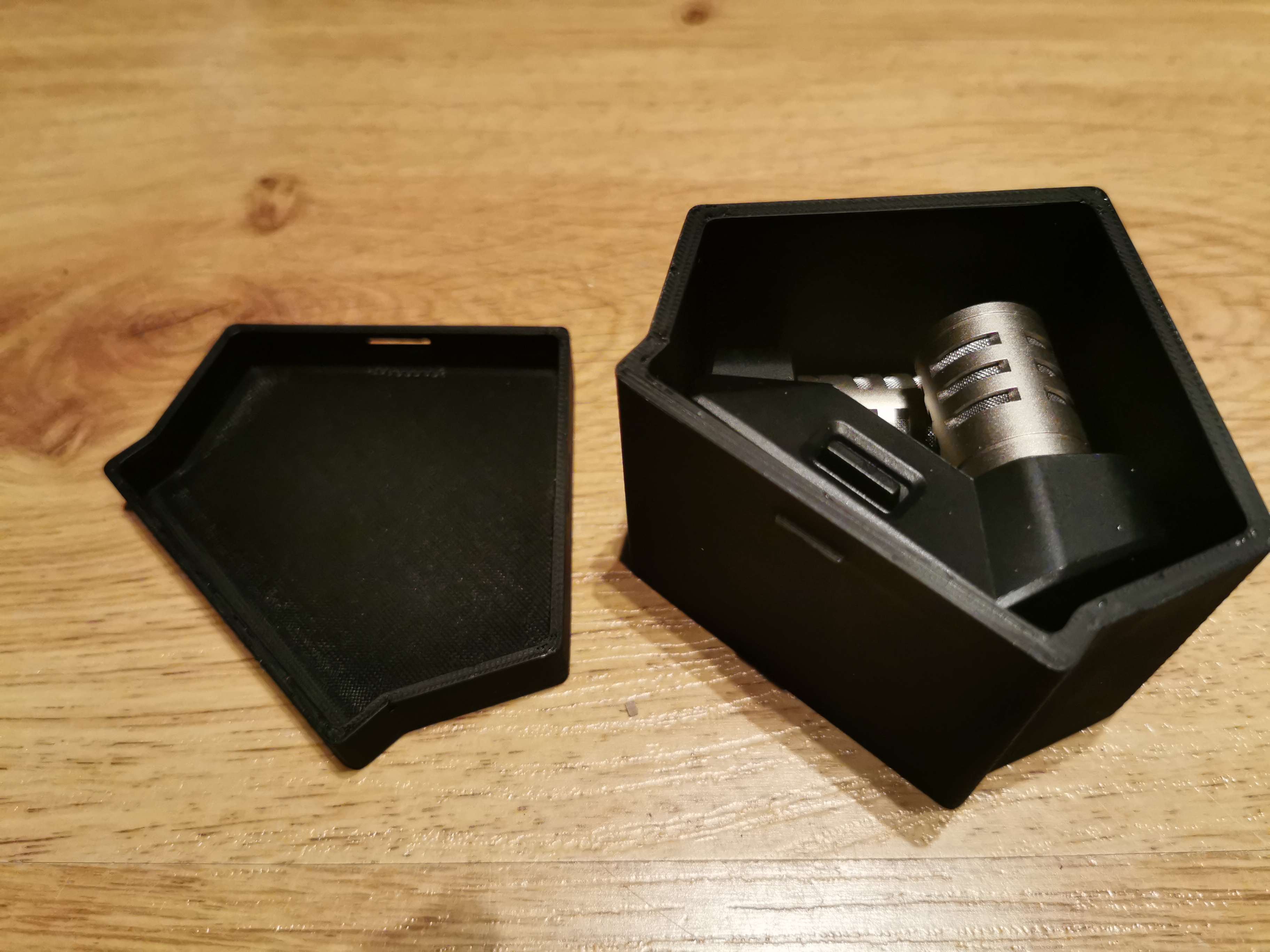 Zoom H6 Essential Microphone box / container by Synthetic_Future ...