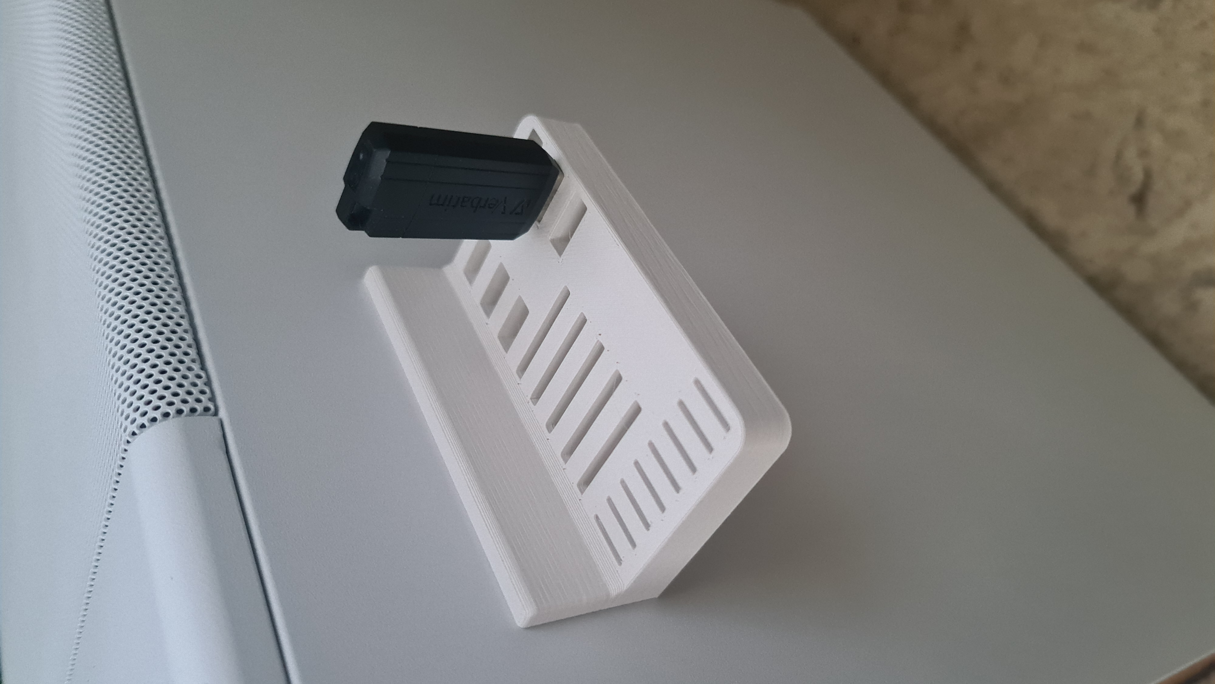 USB Sidepanelmount (magnetic) by SDC | Download free STL model ...