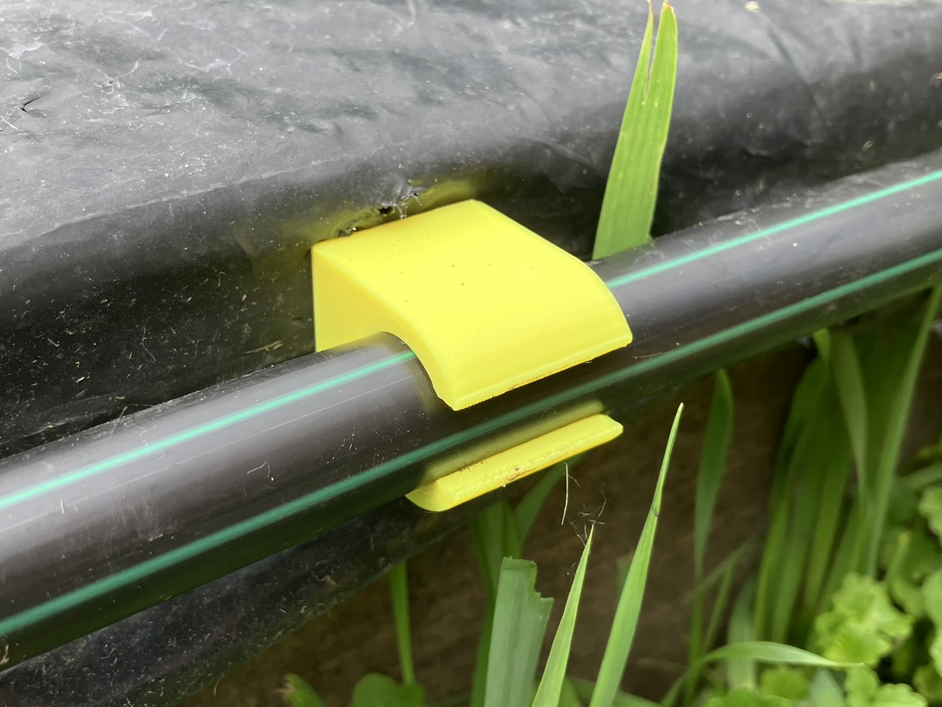 1/2" Drip Irrigation Tube Anchor Screw Mount by Ferment3d | Download ...