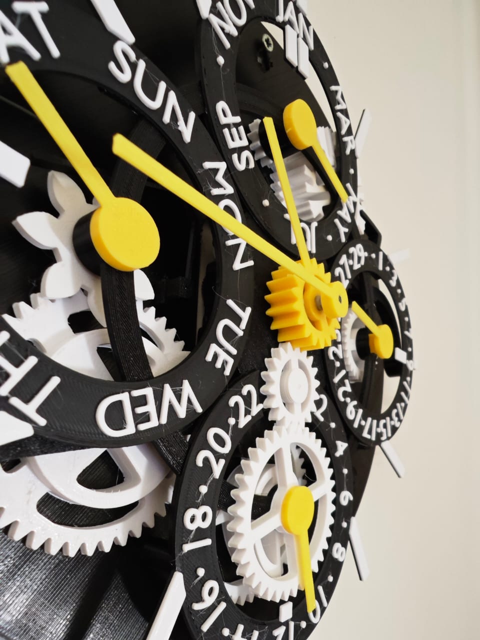 Quartz-movement Based Perpetual Calendar Clock by Eagle_01 | Download ...