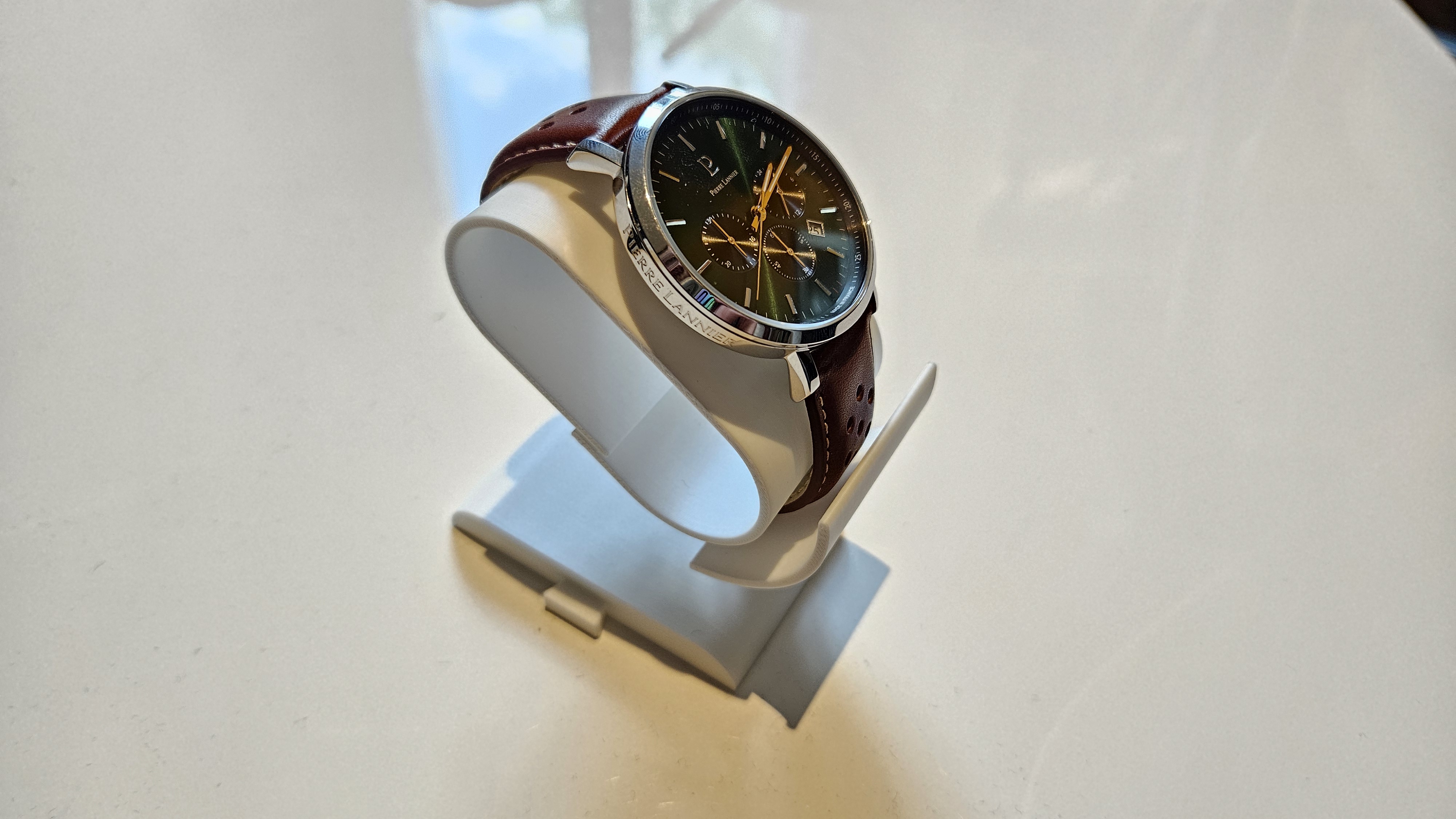 Watch stand by Pin's | Download free STL model | Printables.com