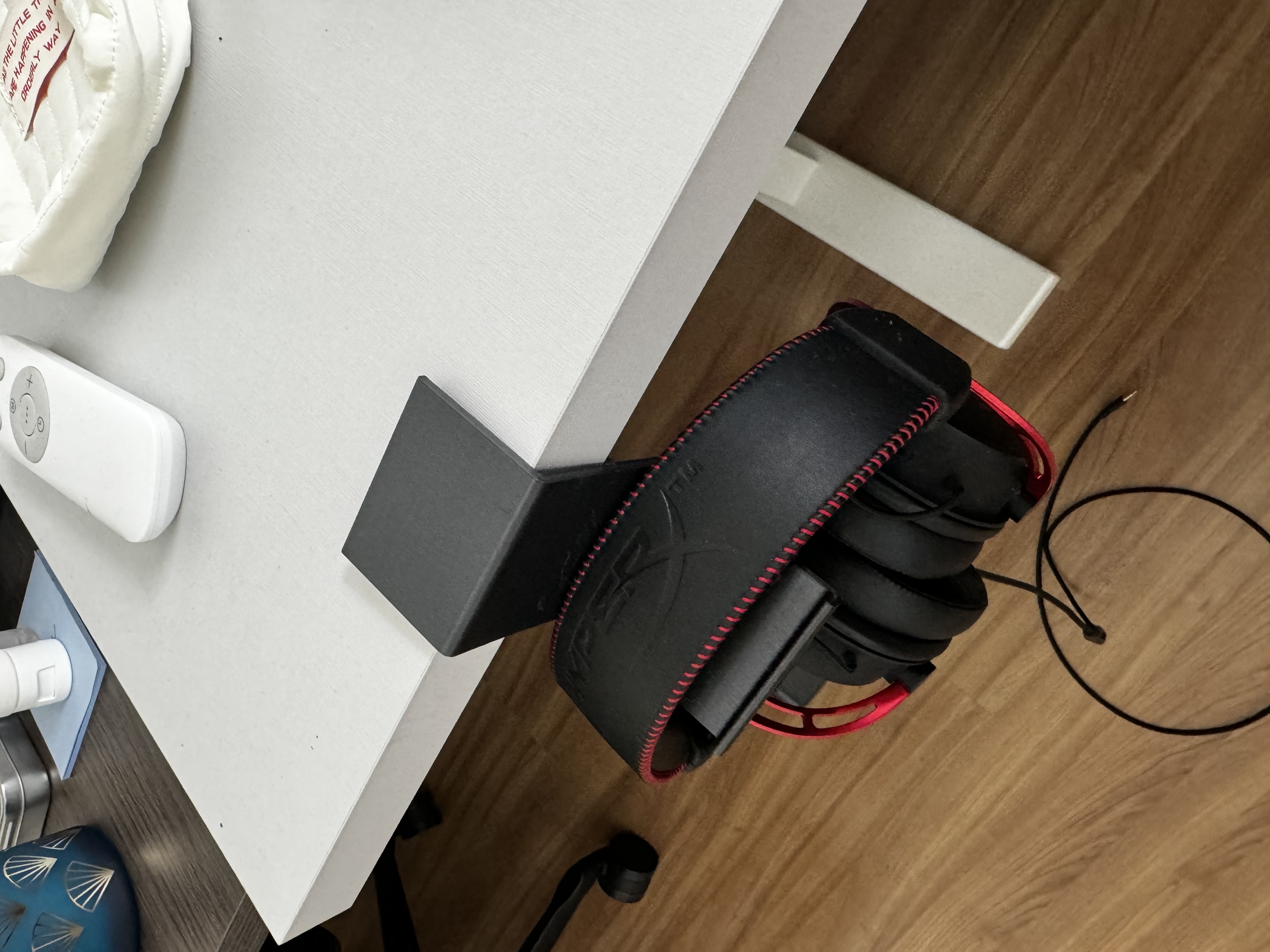 Headset holder by Amanda Barboza | Download free STL model | Printables.com