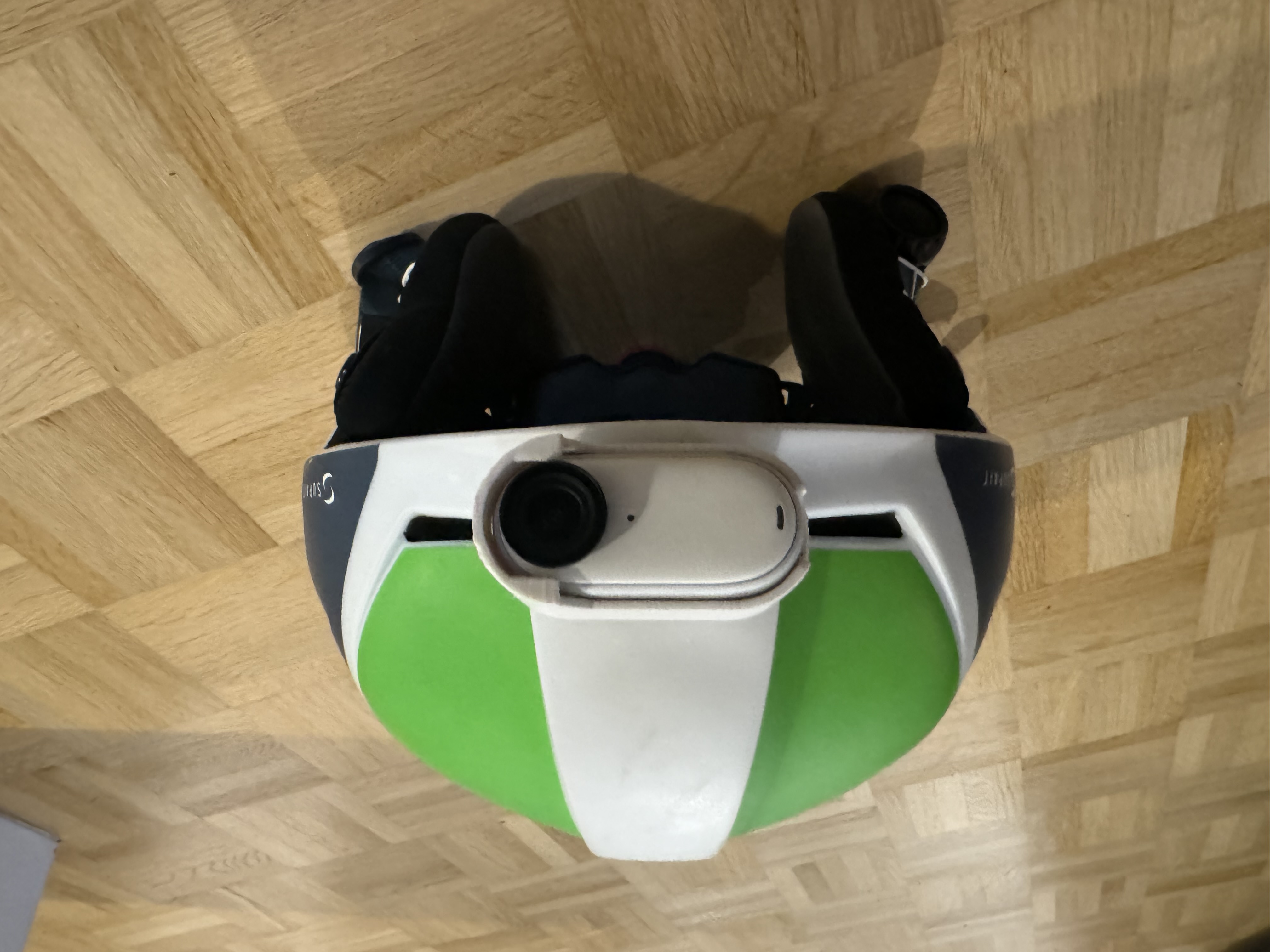 Insta360 Go3 Magnetic Helmet Mount by multivir | Download free STL ...