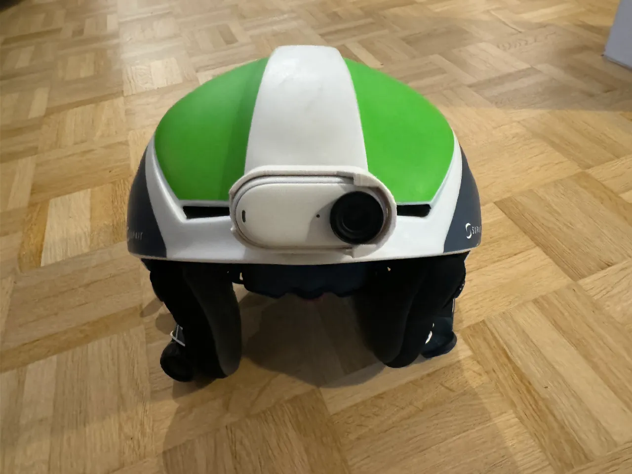Insta360 Go3 Magnetic Helmet Mount by multivir | Download free STL ...