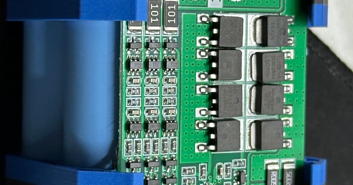 18650 and BMS holder / aligning tool by Erer2001 | Download free STL ...