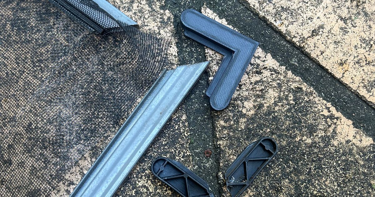 Fly Screen Corner Bracket by Jordan Chesser | Download free STL model ...