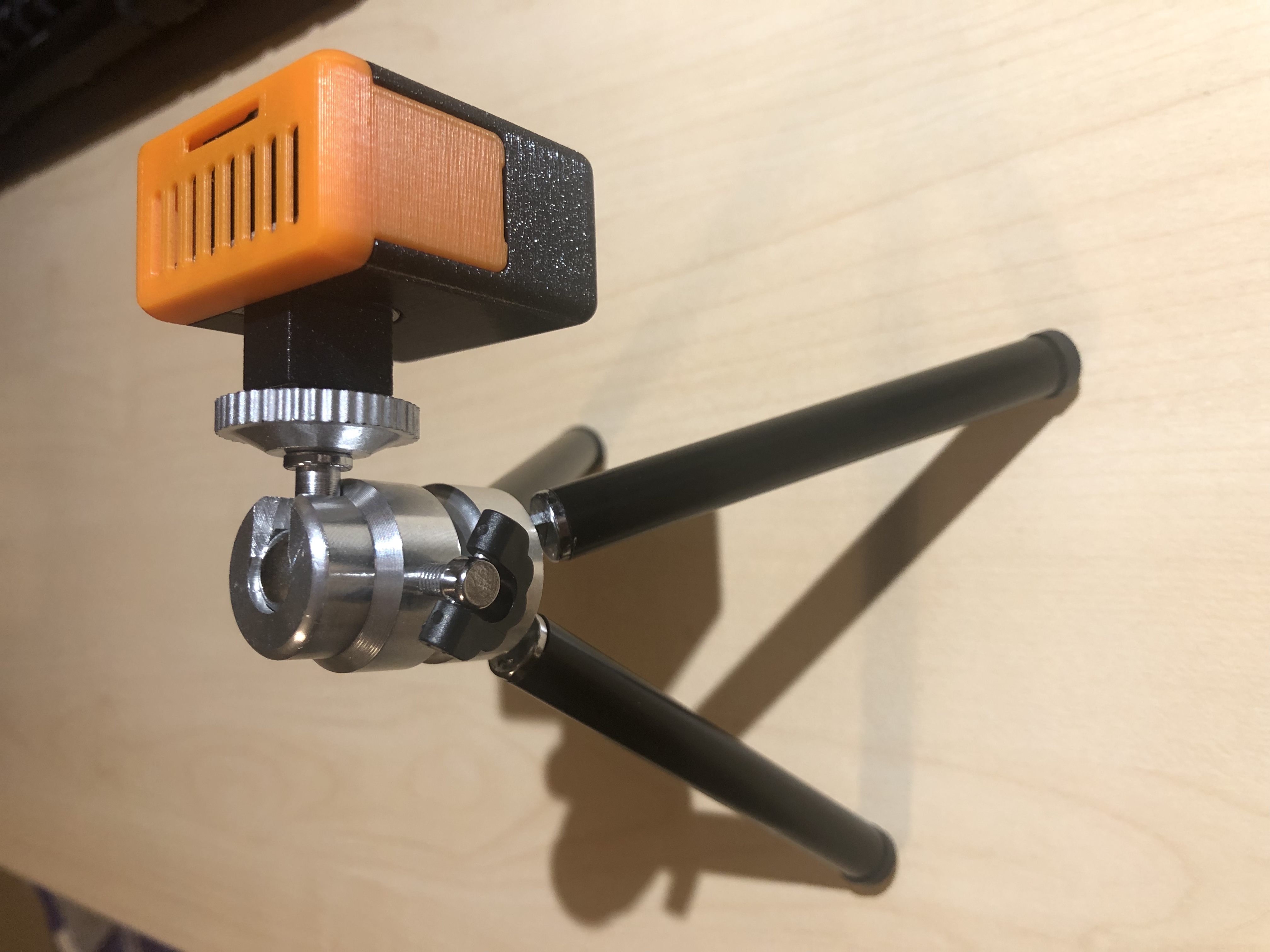 Case clips for 1/4" screw mount by Remzer | Download free STL model ...