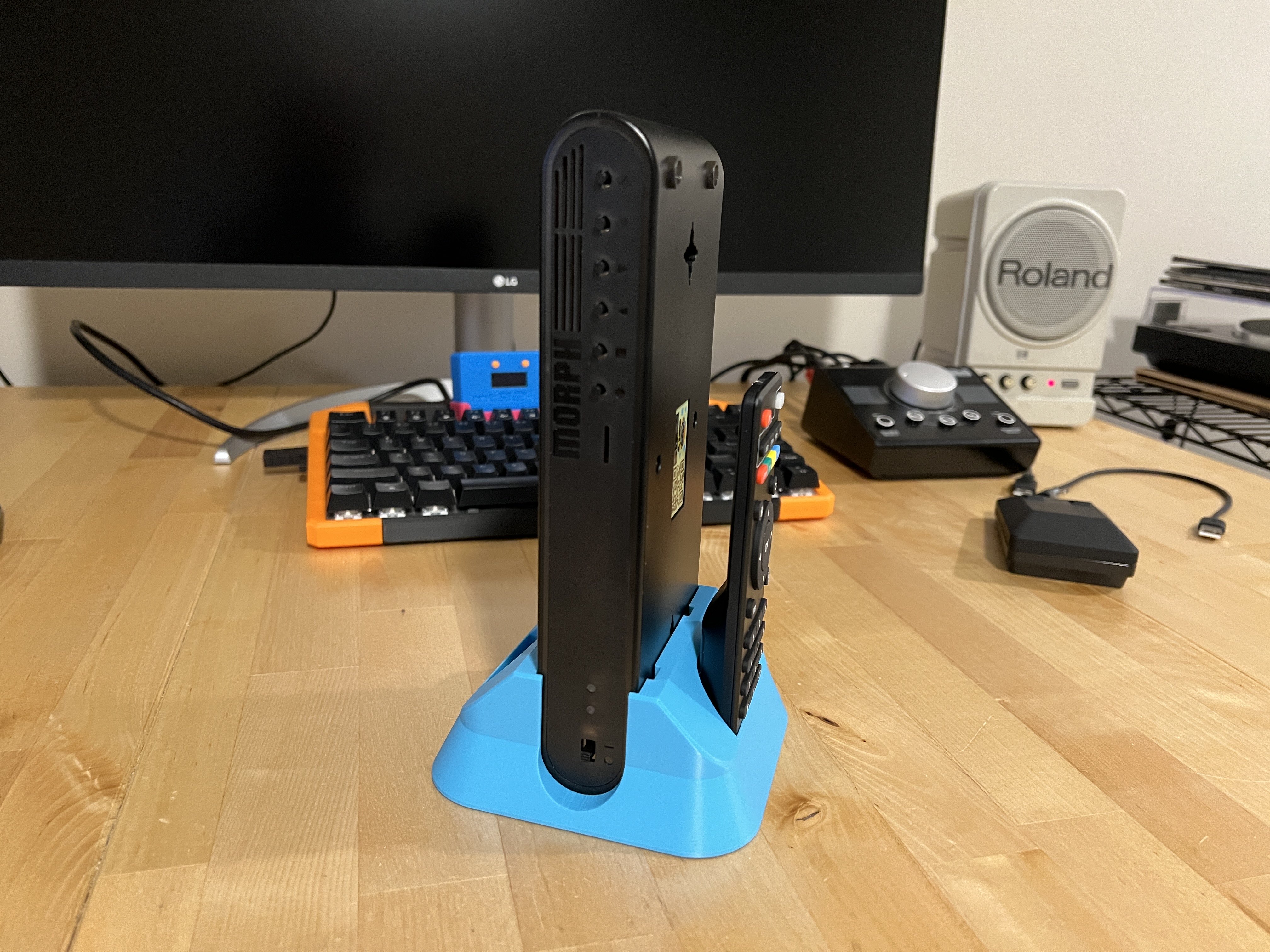 PixelFX Morph 4k Vertical Stand by Retro Frog | Download free STL model ...