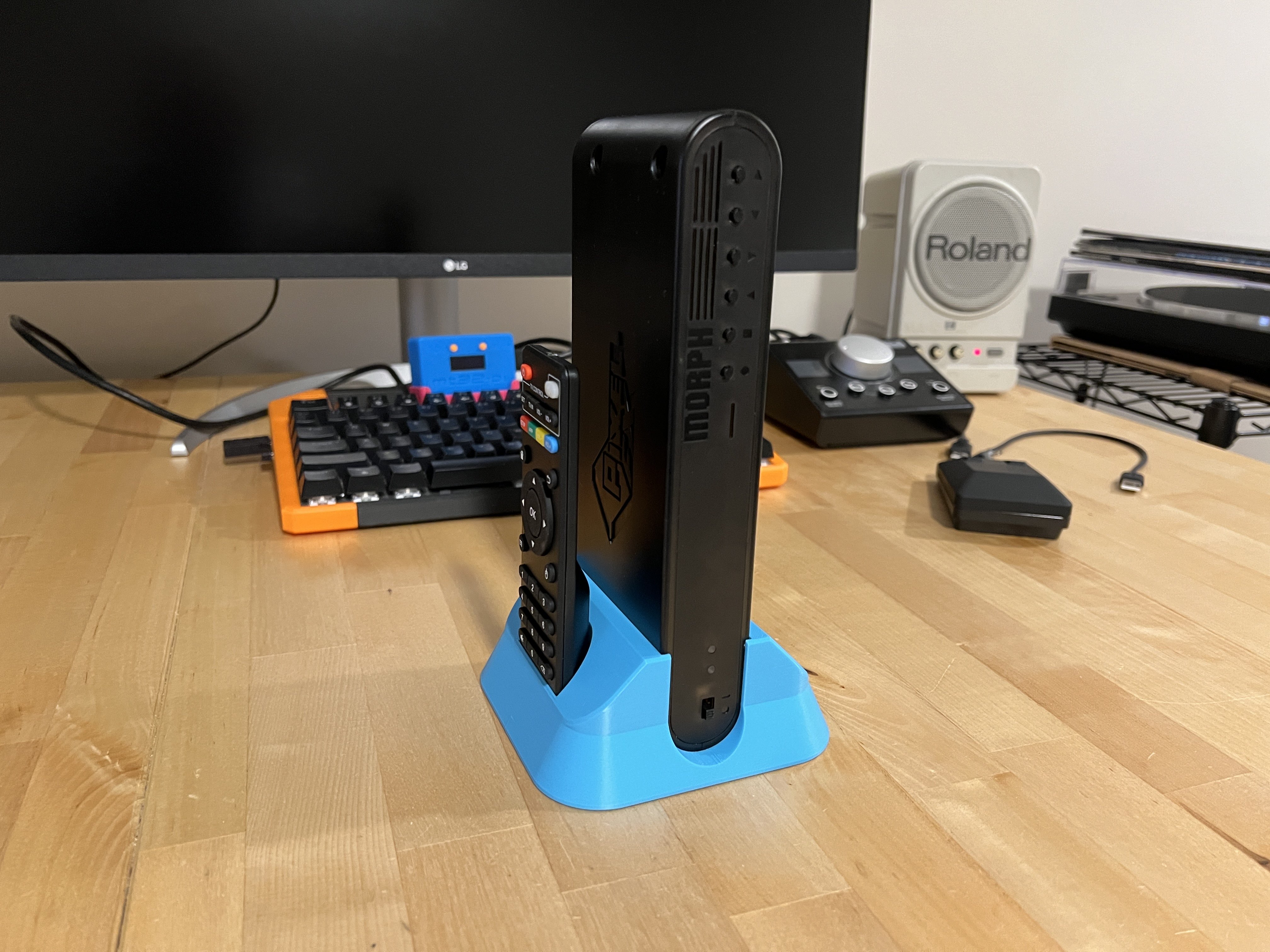 PixelFX Morph 4k Vertical Stand by Retro Frog | Download free STL model ...