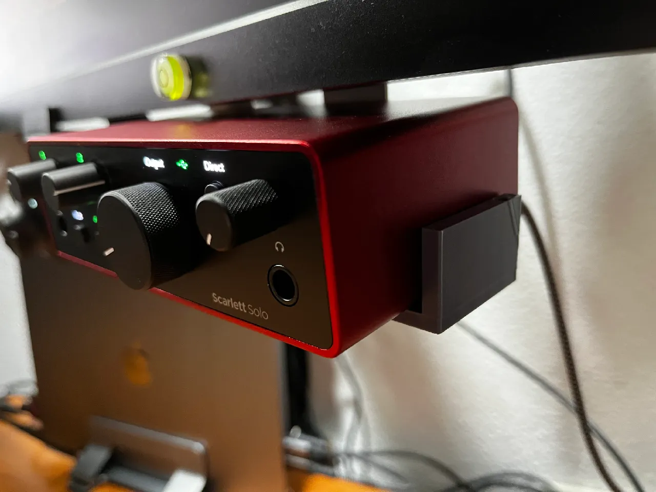 Focusrite Scarlett Solo gen 4 base support by Raúl Caro Pastorino ...