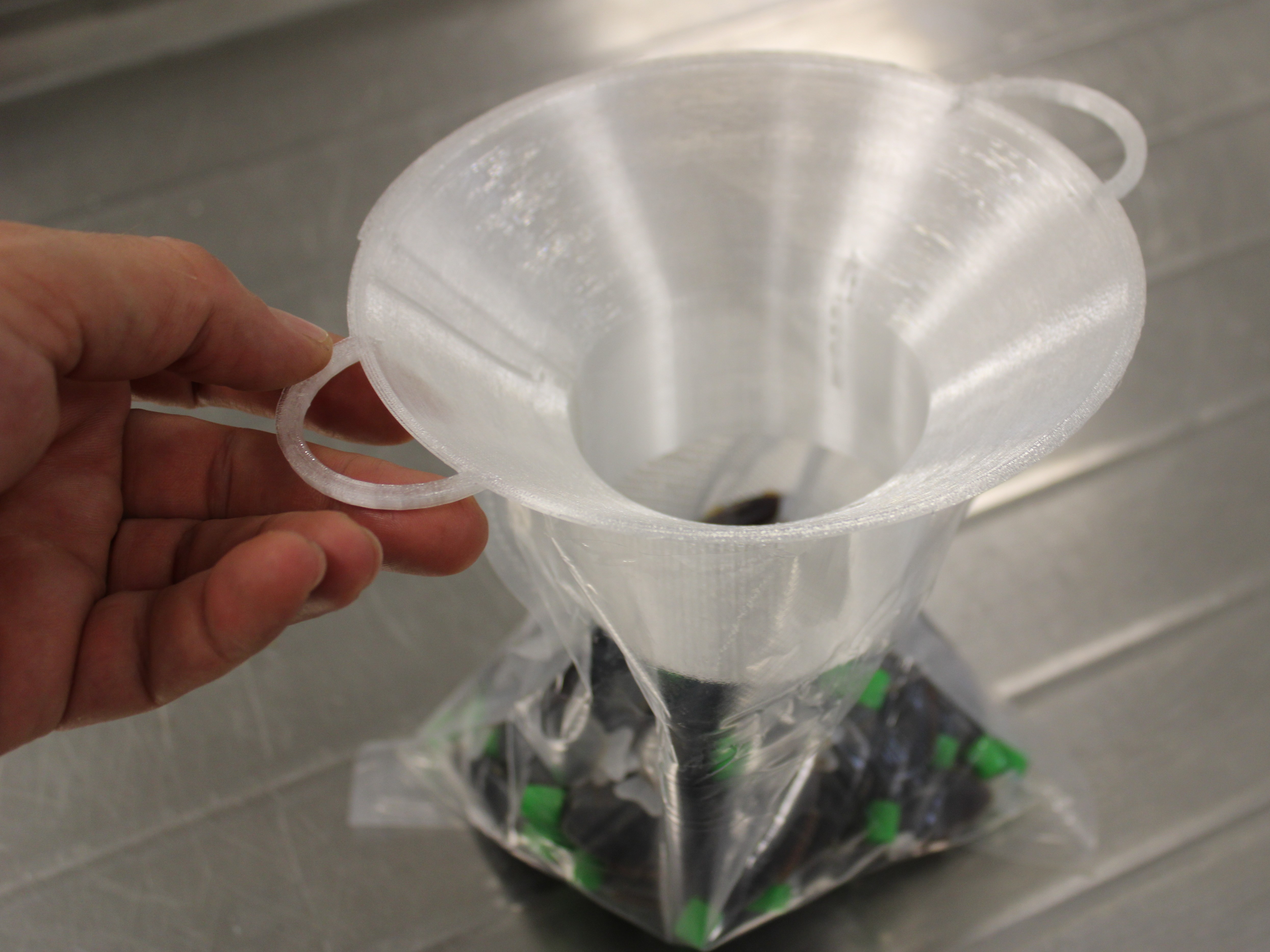 Bag Funnel by moWerk | Download free STL model | Printables.com