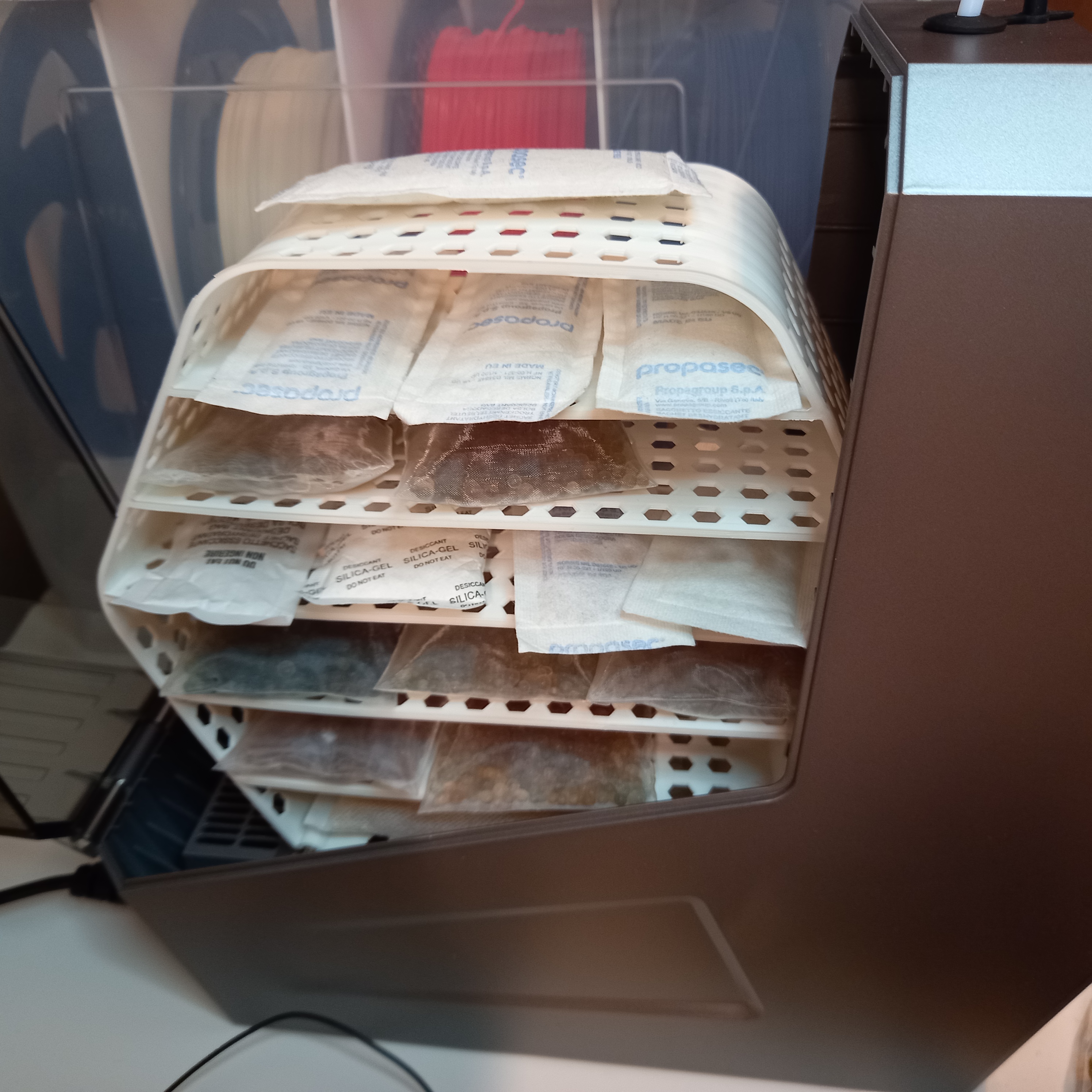 Desiccant rack for filament dryer by Peter Main | Download free STL ...