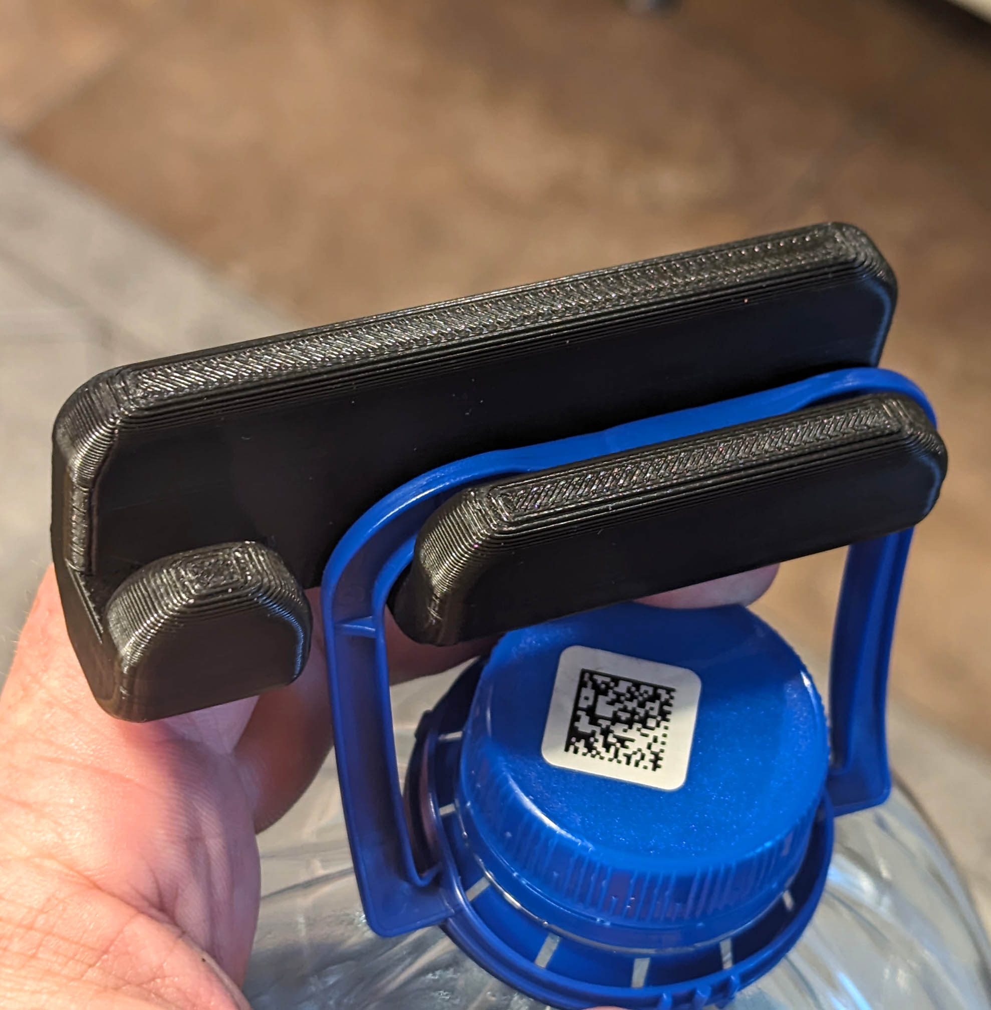 Handle for carrying water bottles by Pluton | Download free STL model ...