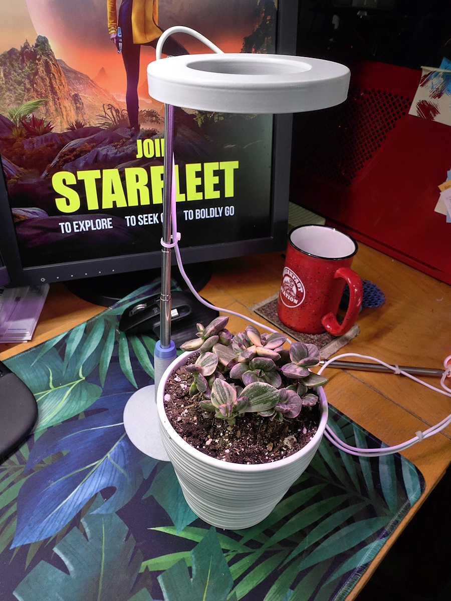Grow light stand by Steve Reisman | Download free STL model ...