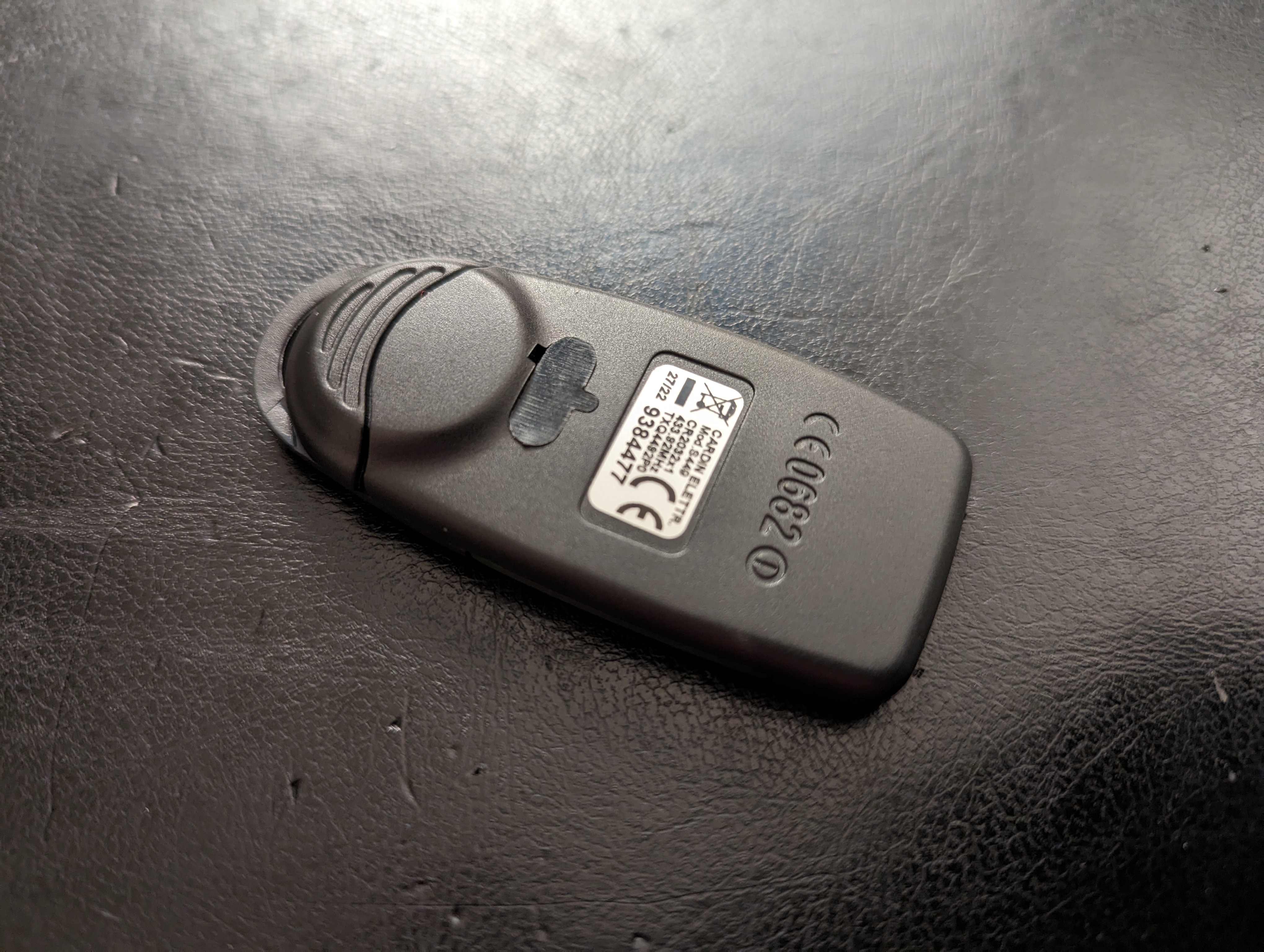 Cardin S449 remote control battery cover por Félix | Descargar modelo ...