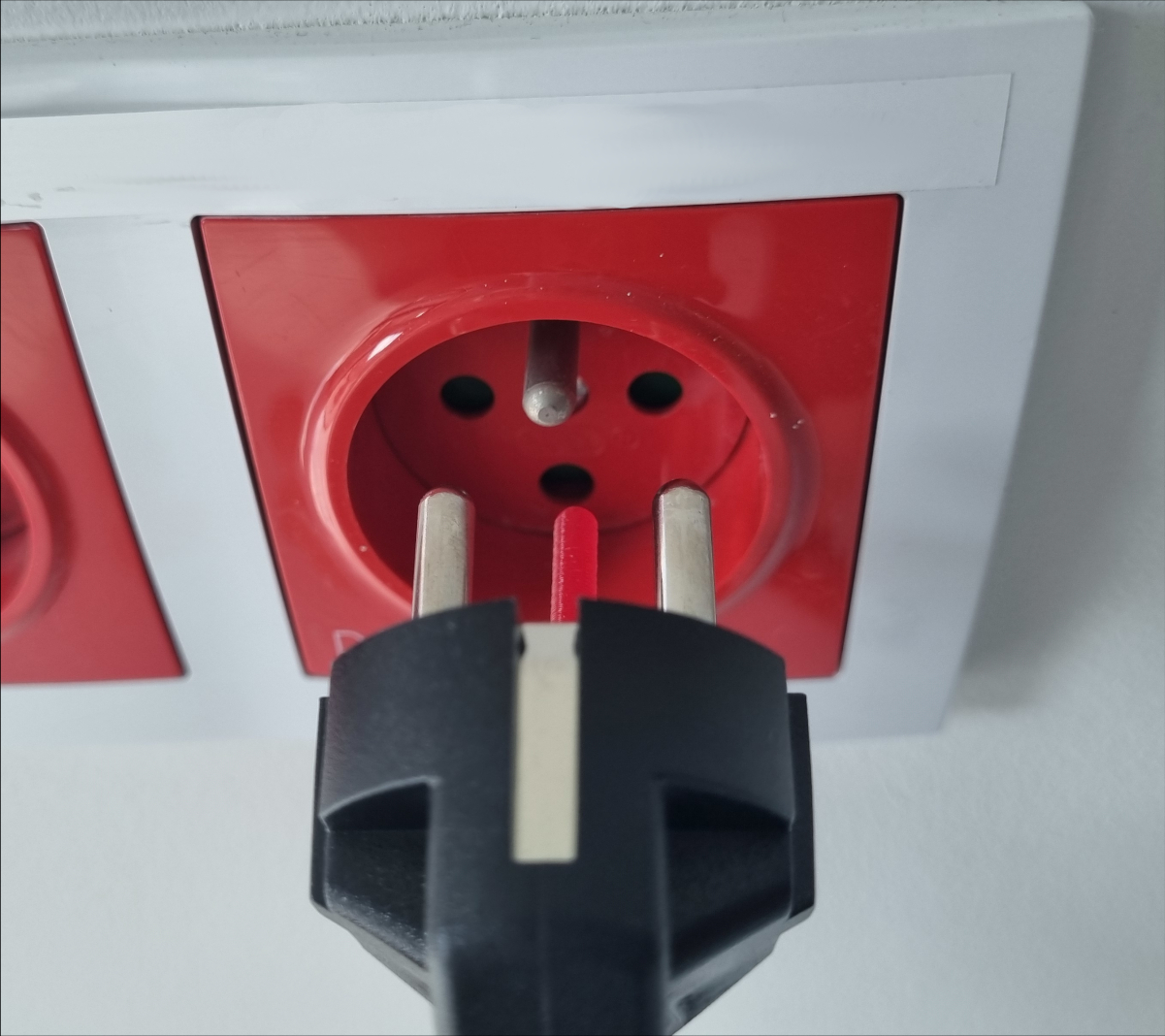 Unlocking pins for EU electric sockets by Mad Szalinski | Download free ...