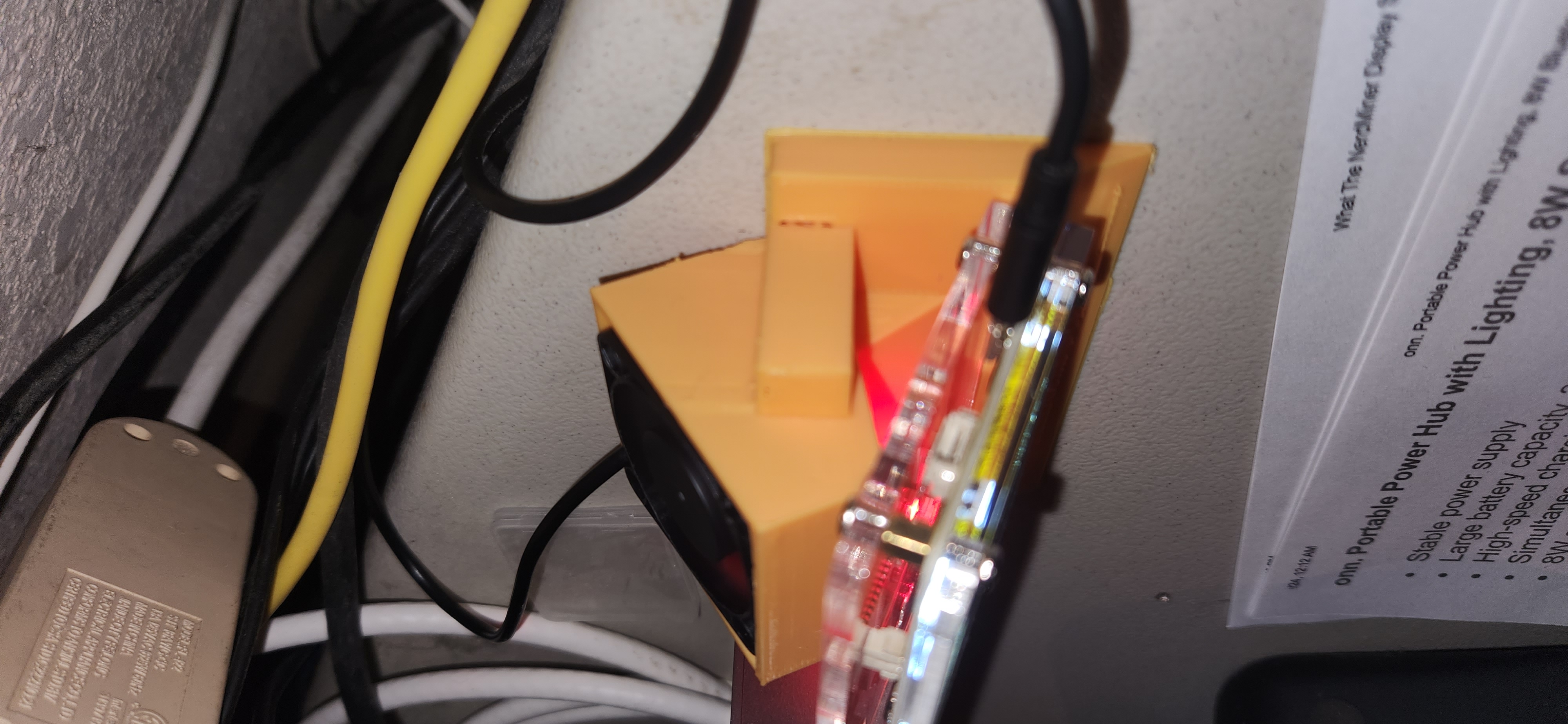 2.8" Nerd Miner Stand with 40mm Fan by thecatos | Download free STL ...