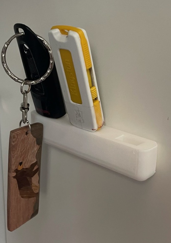 Desk USB key storage by THE_lulu57 | Download free STL model ...