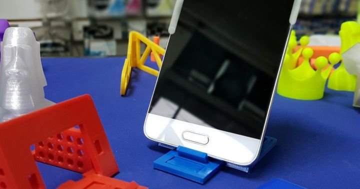 Foldable Phone Stand credit card size by JotaEgolatra | Download free ...