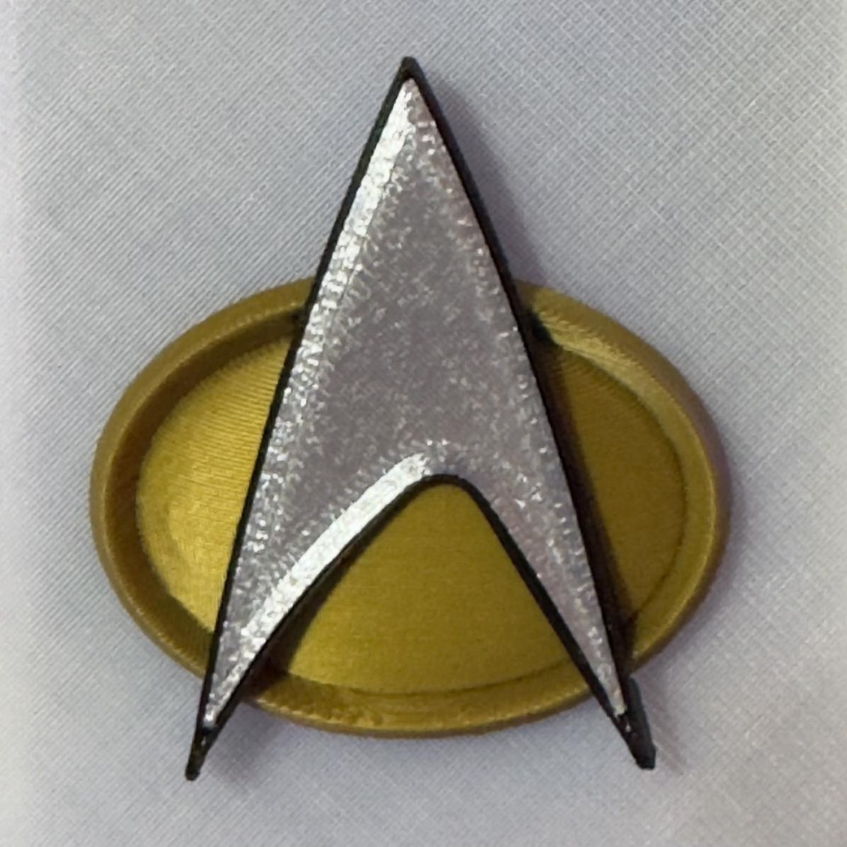 Star Trek : The Next Generation Comm badge - refined by Daniel Zimmerli ...