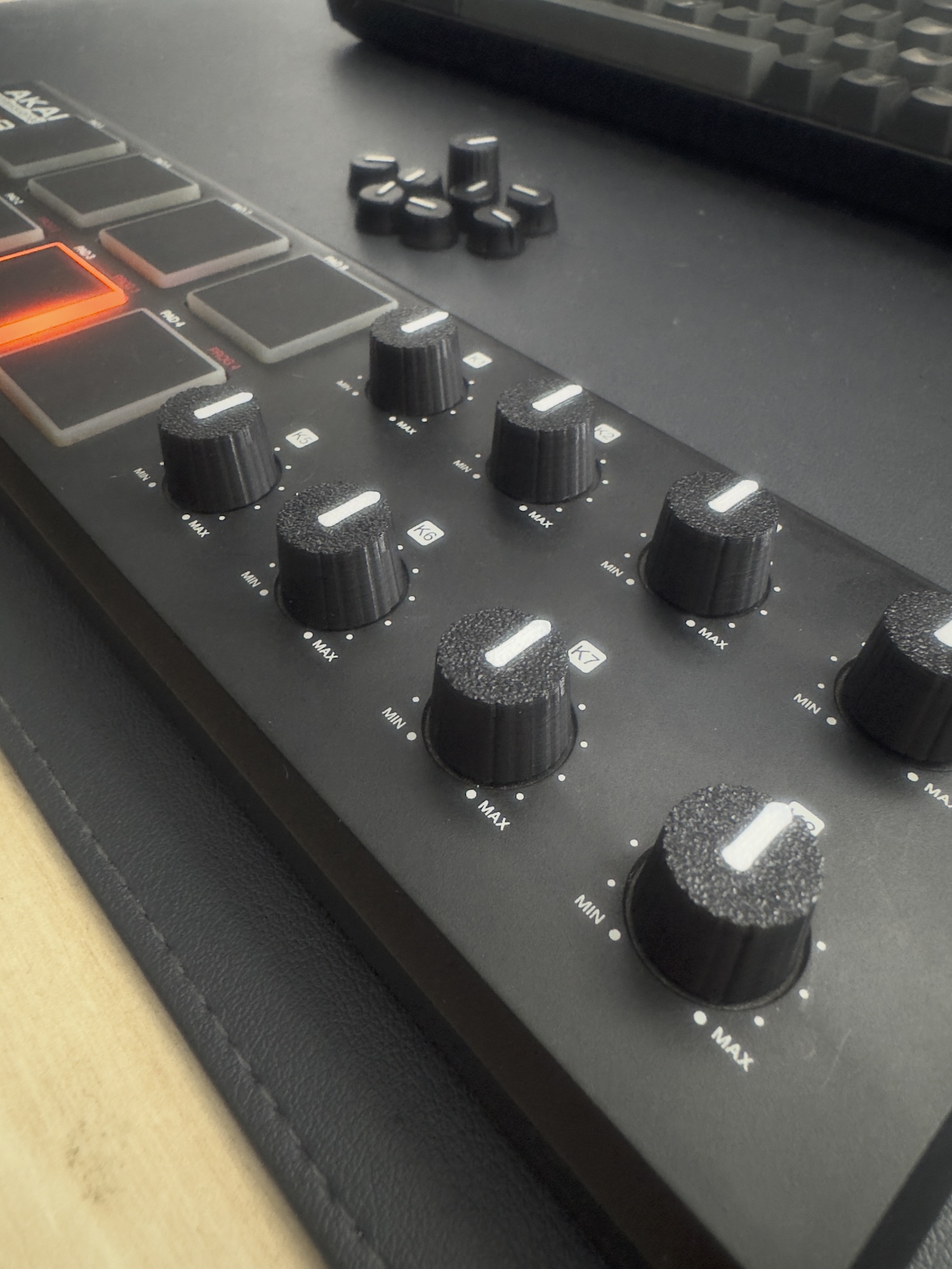AKAI LPD8 Replacement Knob (taller) by webhdx | Download free STL model ...