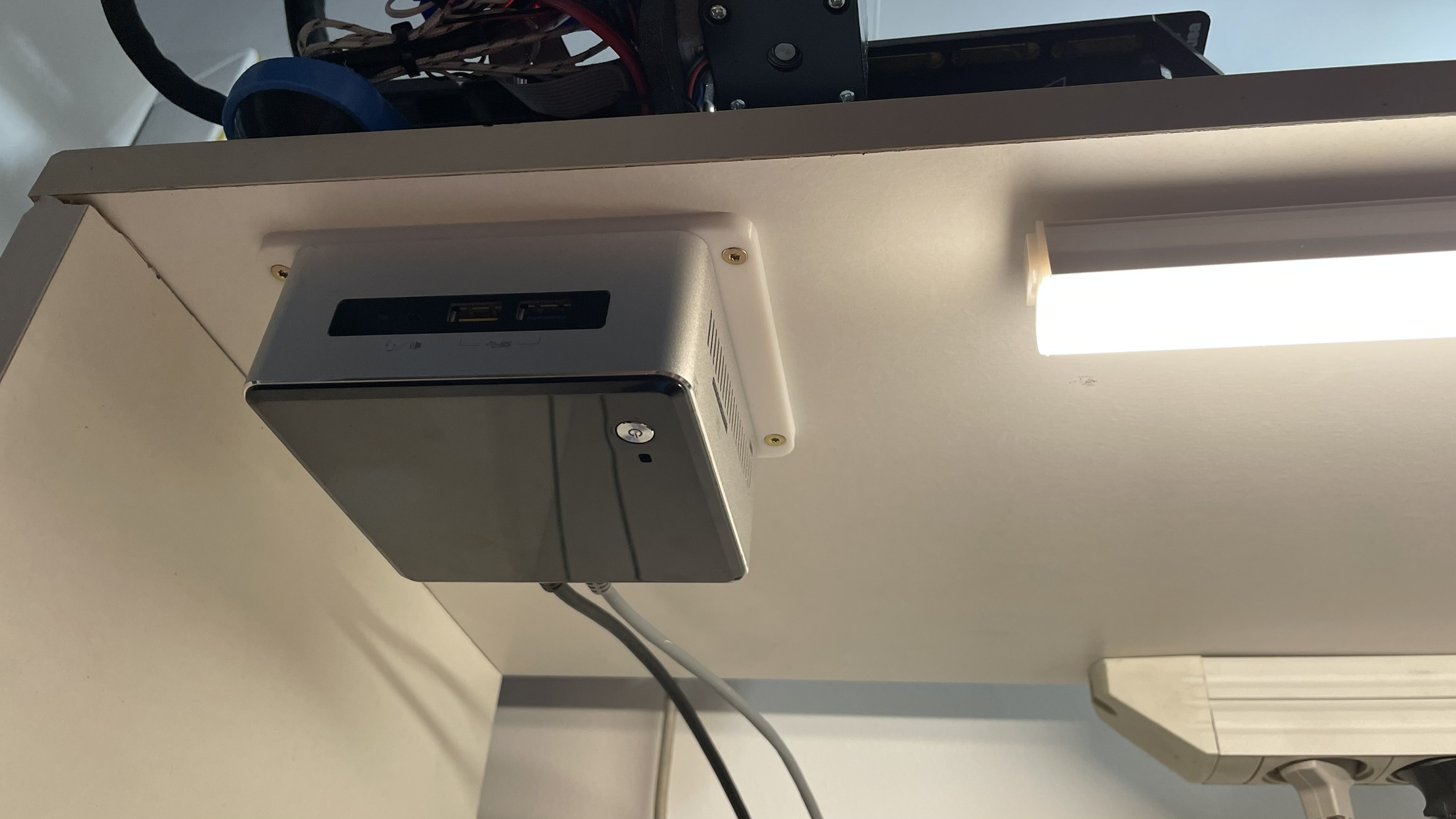 Intel NUC 6th generation Desk / Wall mountplate by Galaxy | Download ...