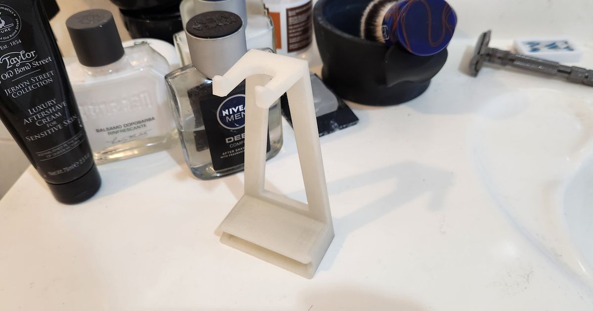DE Safety Razor Stand with Blade Slot by Adam Bielby | Download free ...