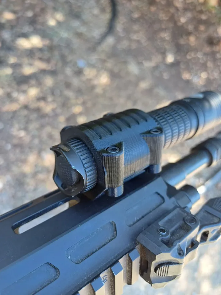 M-Lok rail flashlight attachment by shevron | Download free STL model ...