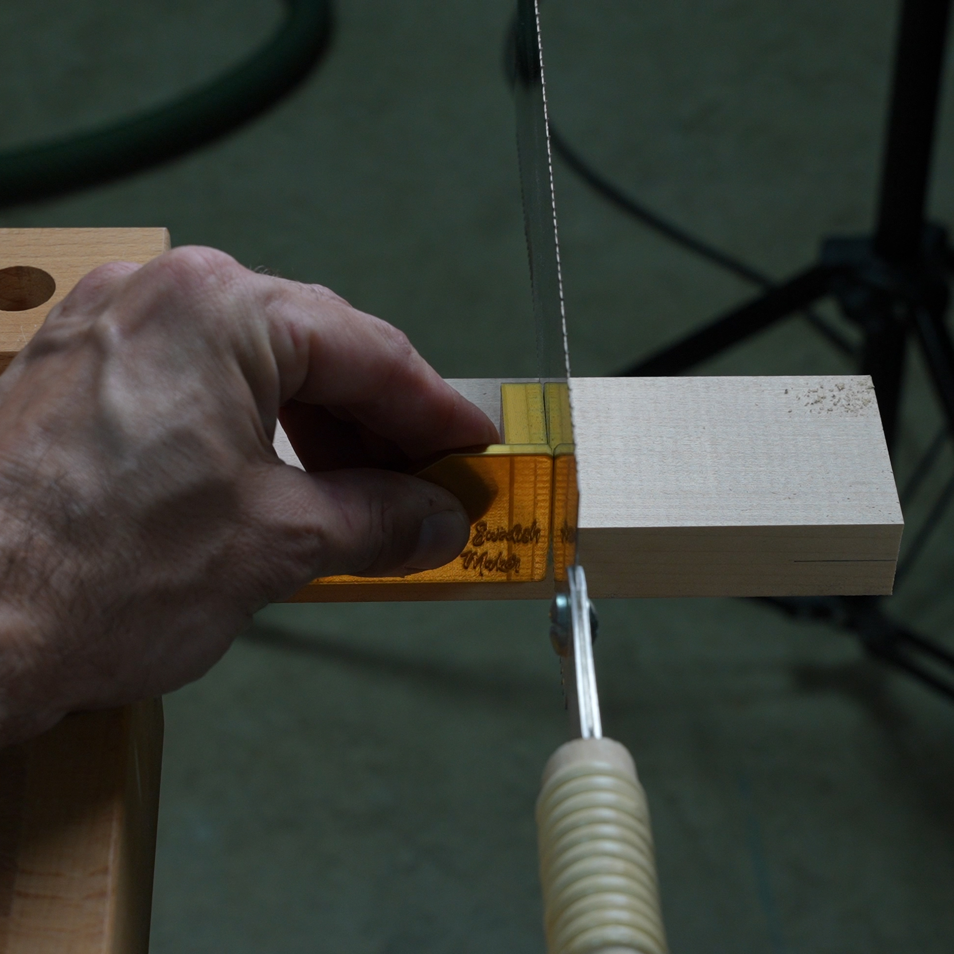 Magnetic Saw Guide 90 degrees by The Swedish Maker | Download free STL ...