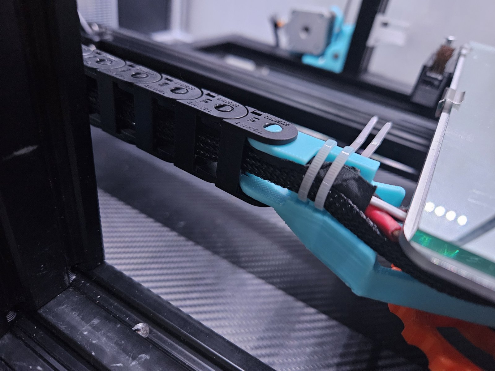 CR-10 Y-axis purchased drag chain with solid bed mount by Mitch Gallman ...