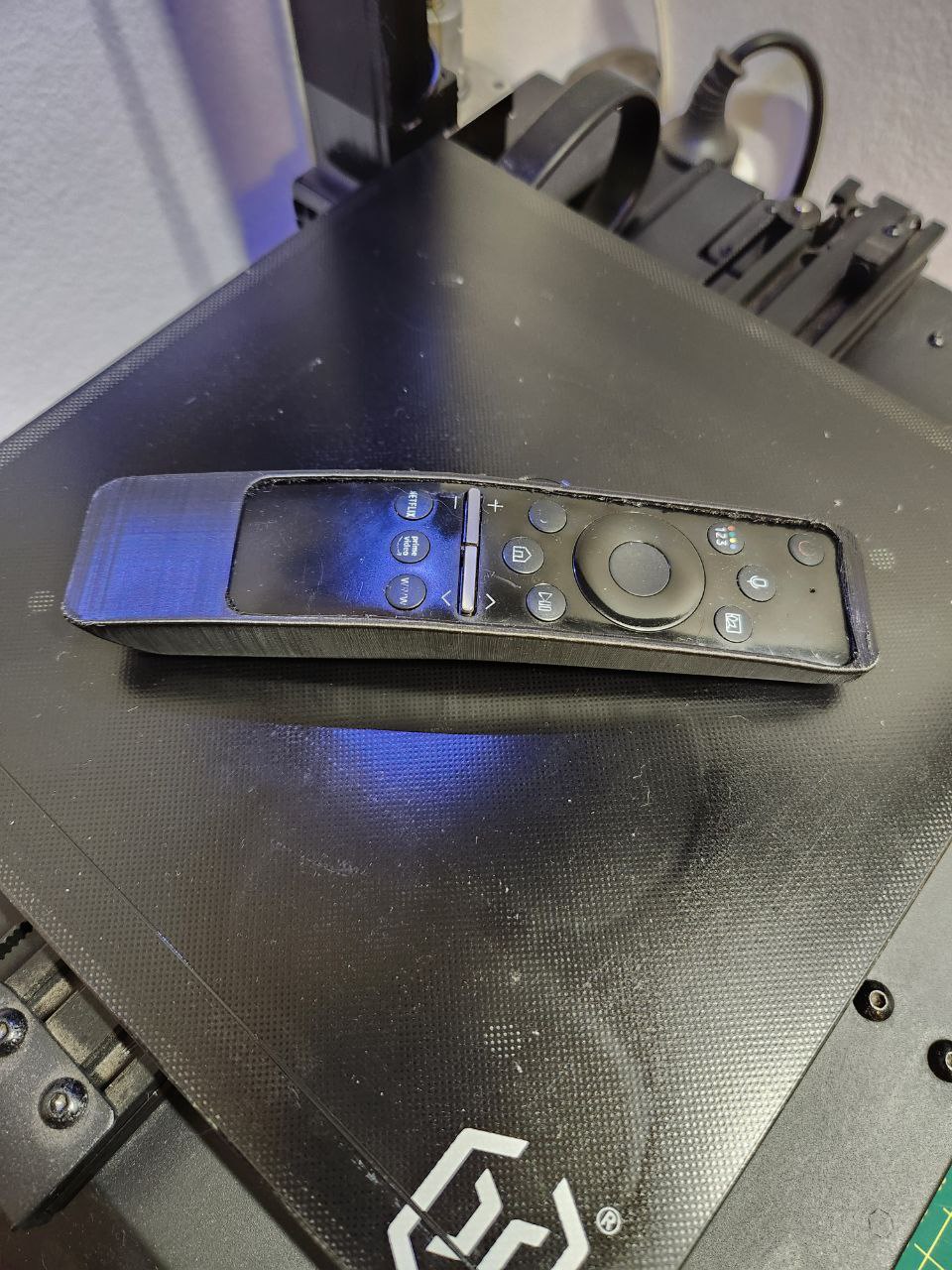 Samsung TV remote case by Hernan Chade | Download free STL model ...