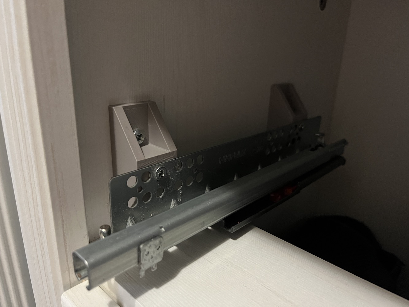 Wardrobe JASMIN 30B1 Drawer pull-out Bracket H1 - Reinforced by ...