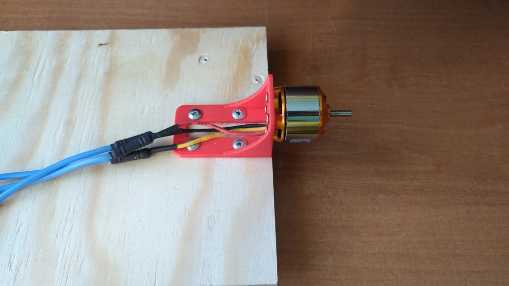 A2212 BLDC Motor Mount with cables channel von 114011 | Kostenloses STL ...