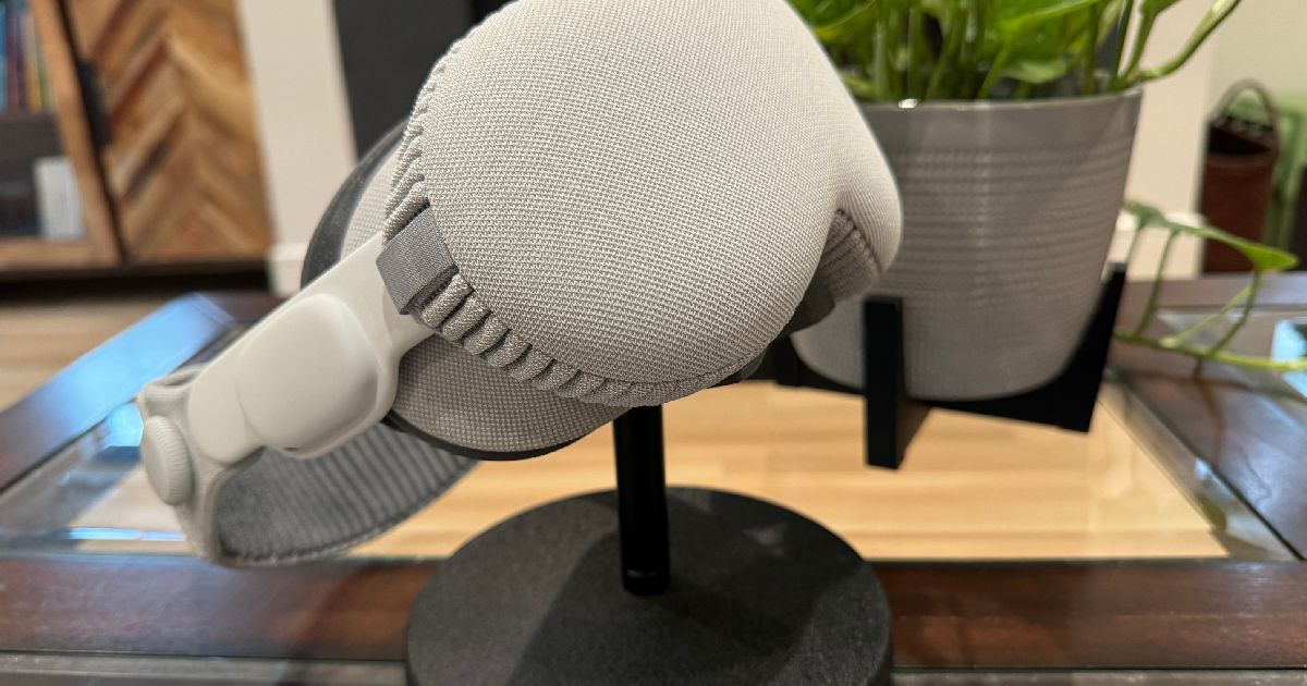 Stand for Apple Vision Pro by Jake | Download free STL model ...