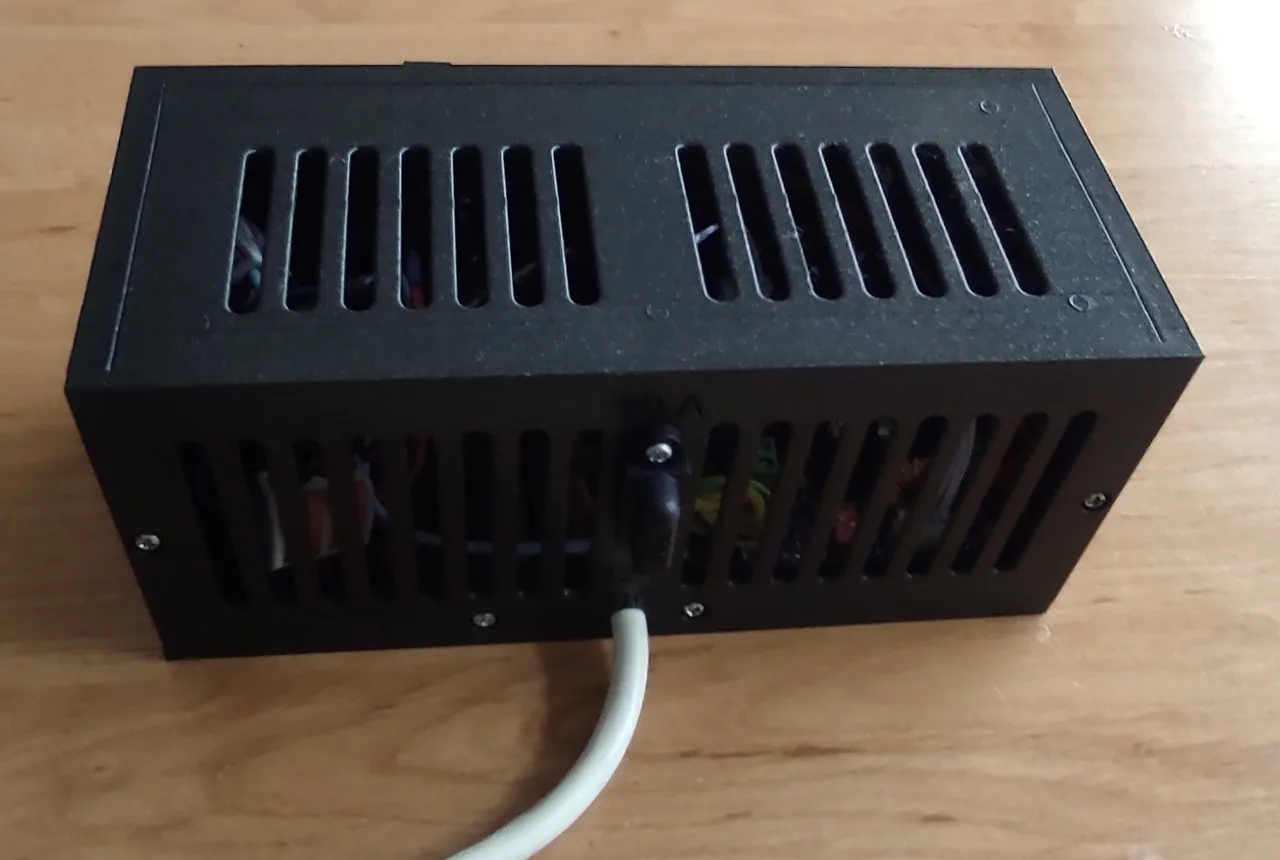 Laboratorni zdroj, rozvaděč 12V/24V + USB. Lab Bench Power Supply 12V ...