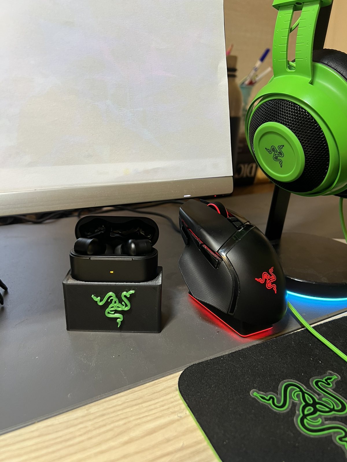 Desk stand for razer hammerhead TWS pro by Kiprilionas 3d ponas ...