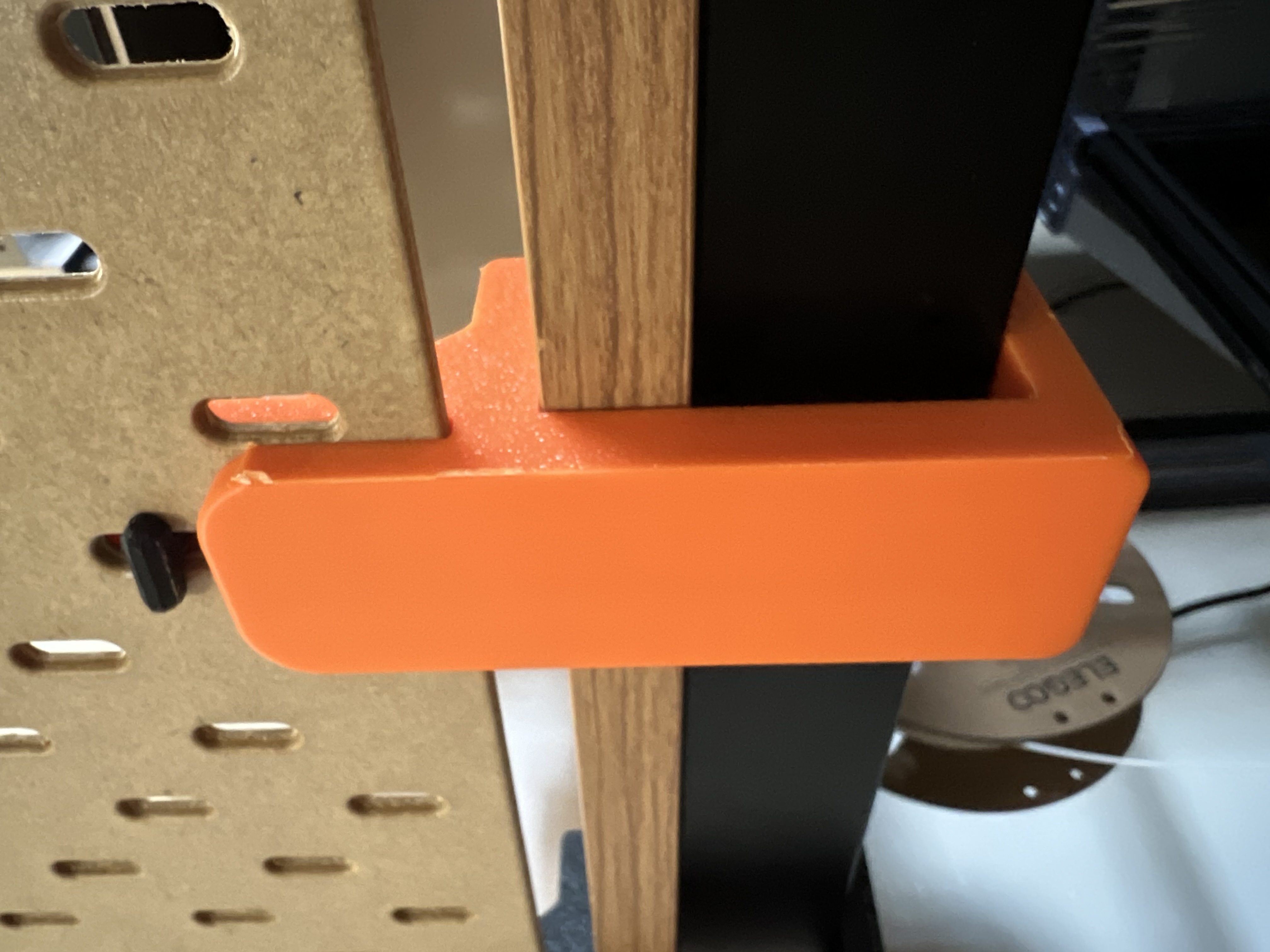 Skadis Parametric Desk Attachment by Aero | Download free STL model ...