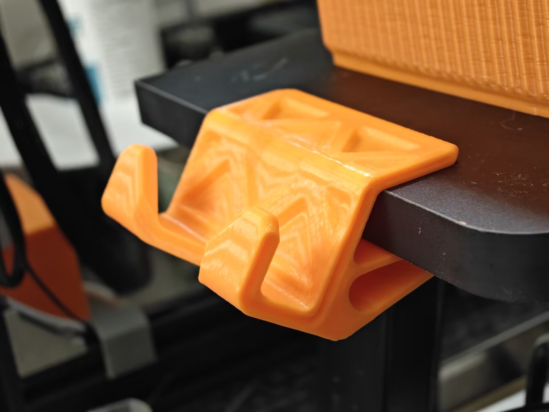 Phone stand for 15mm desk board by Boris Xiao | Download free STL model ...