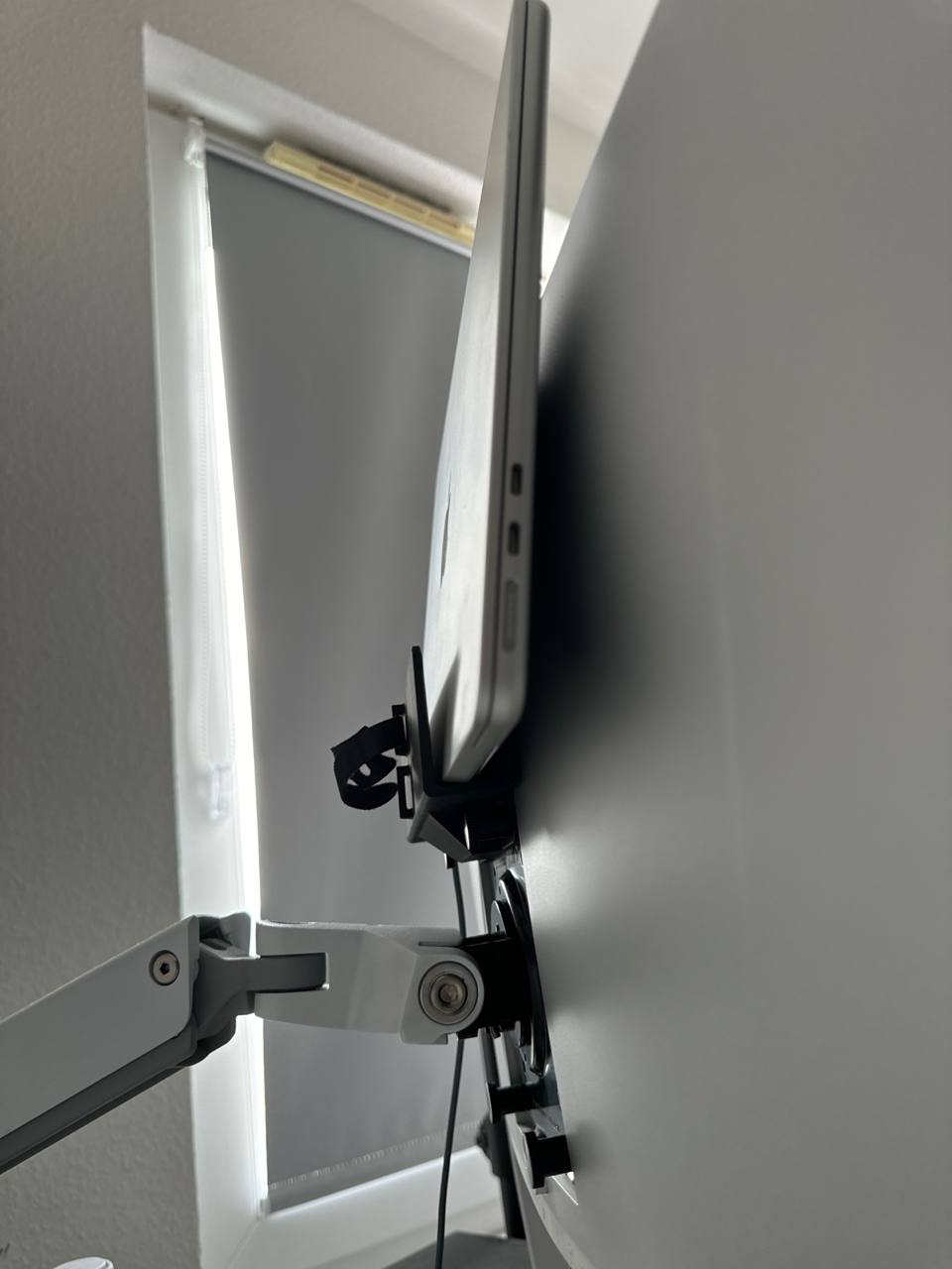 Dell U4025QW Laptop holder behind monitor, VESA by Technofrikus ...