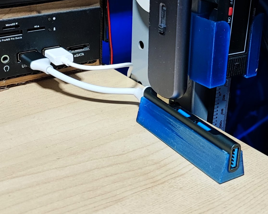USB Hub holder by ERiK004 | Download free STL model | Printables.com