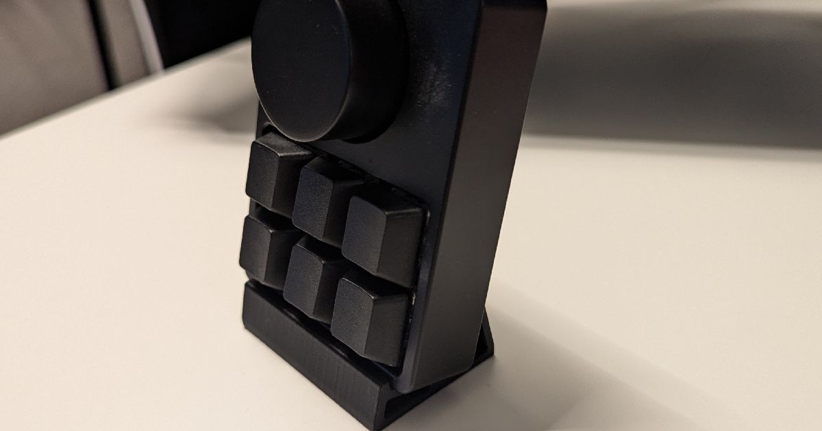 Macropad Display Stand por bluedragonx | Descargar modelo STL gratuito ...